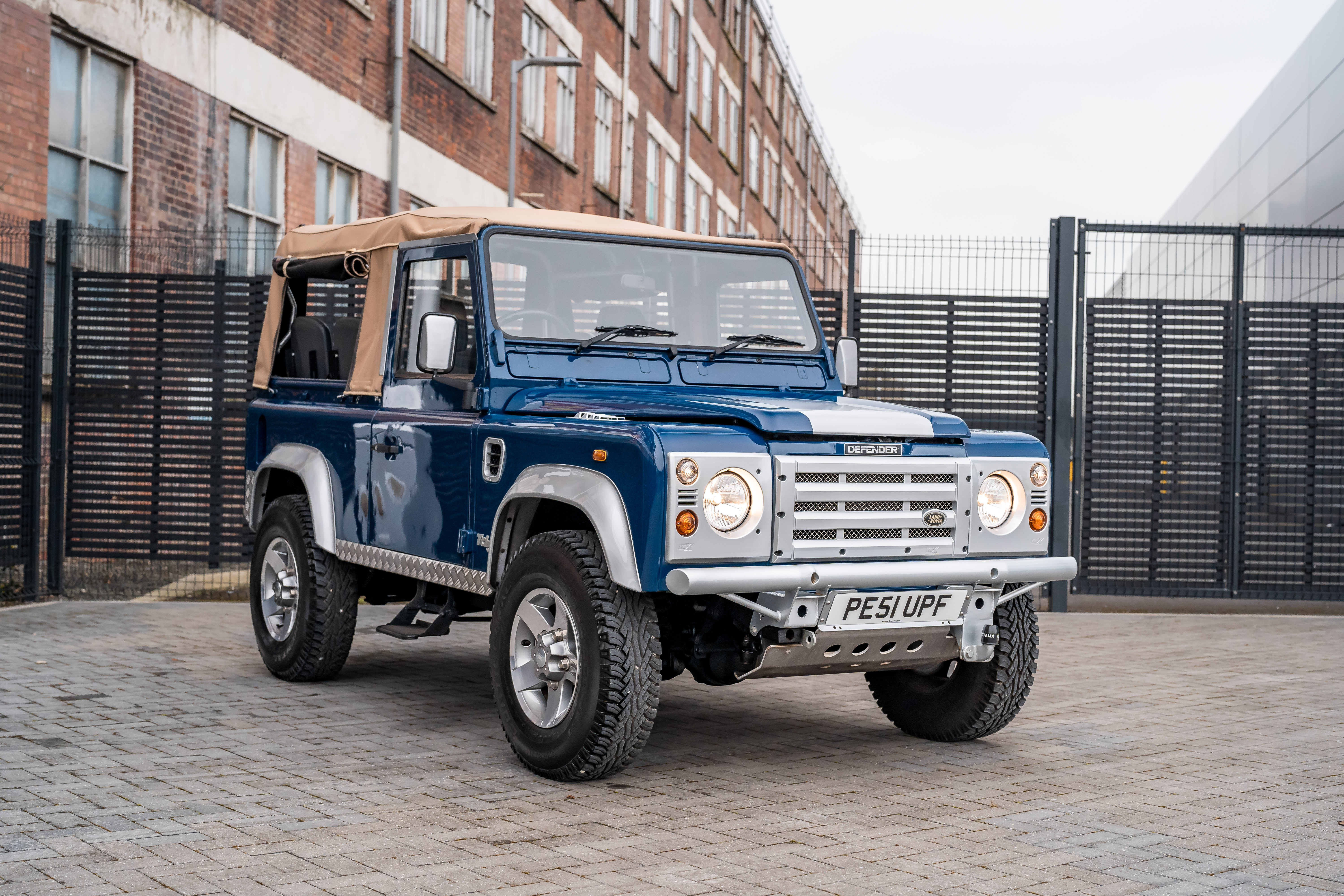 2002 LAND ROVER DEFENDER 90 TD5 PICK UP