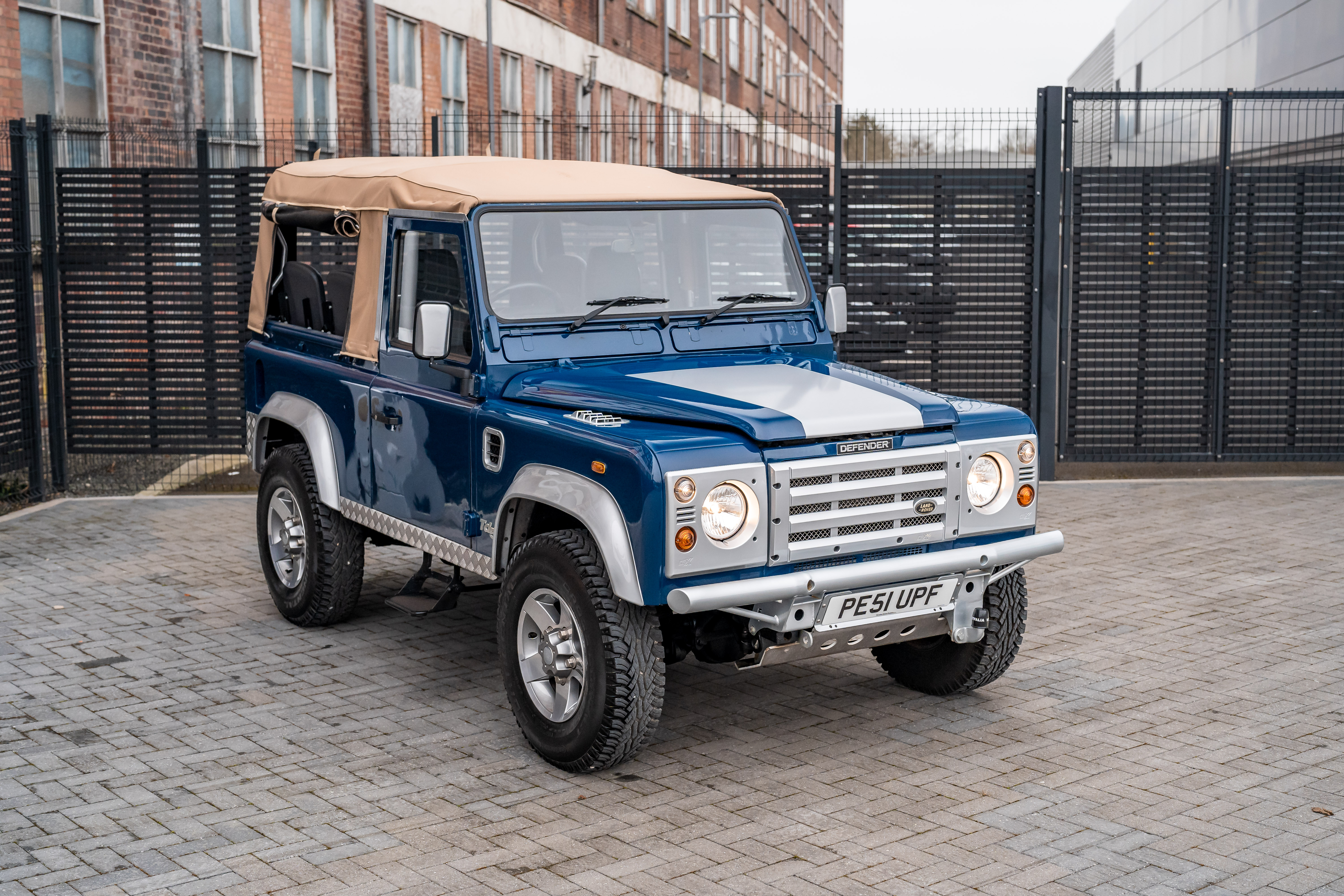 2002 LAND ROVER DEFENDER 90 TD5 PICK UP