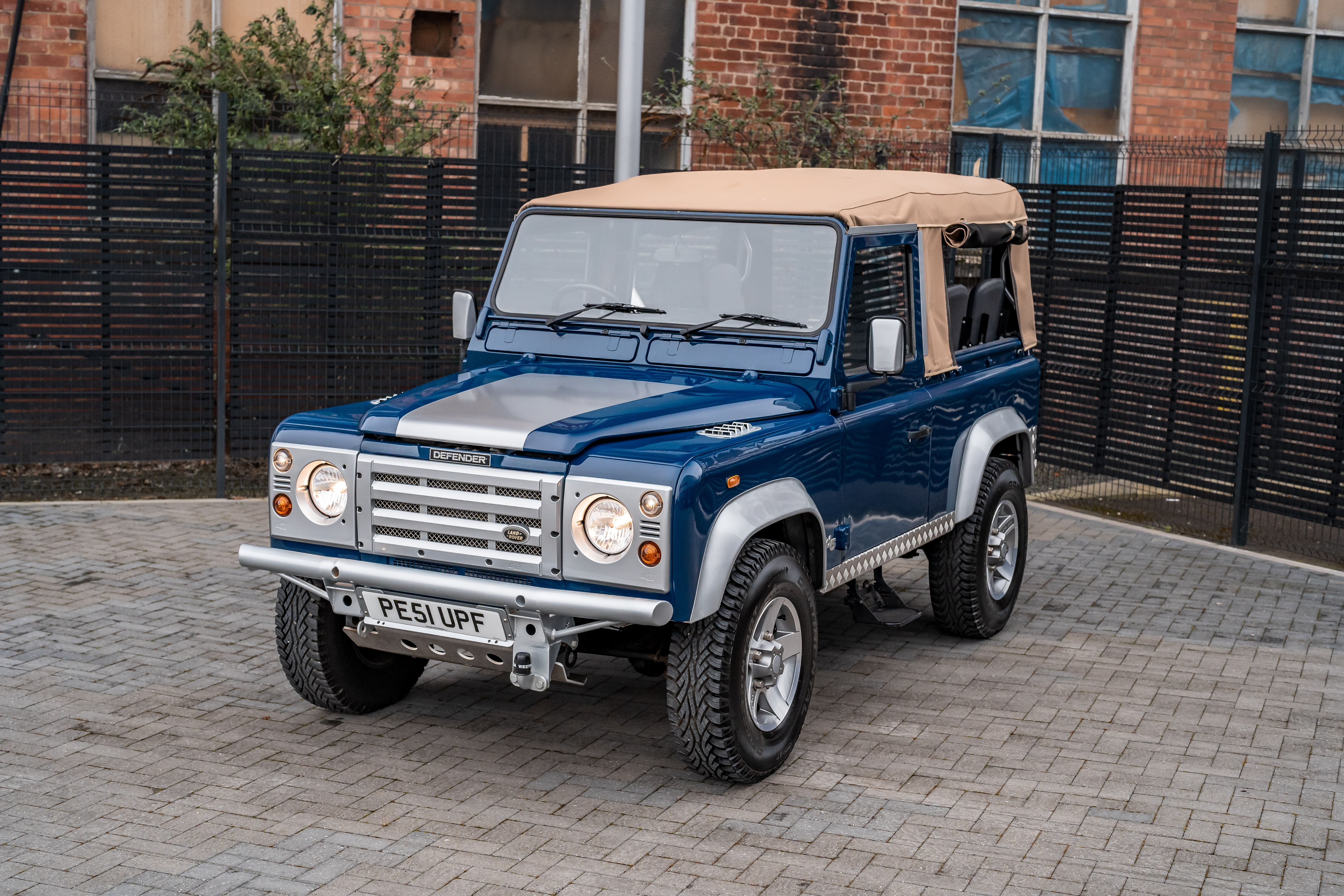 2002 LAND ROVER DEFENDER 90 TD5 PICK UP
