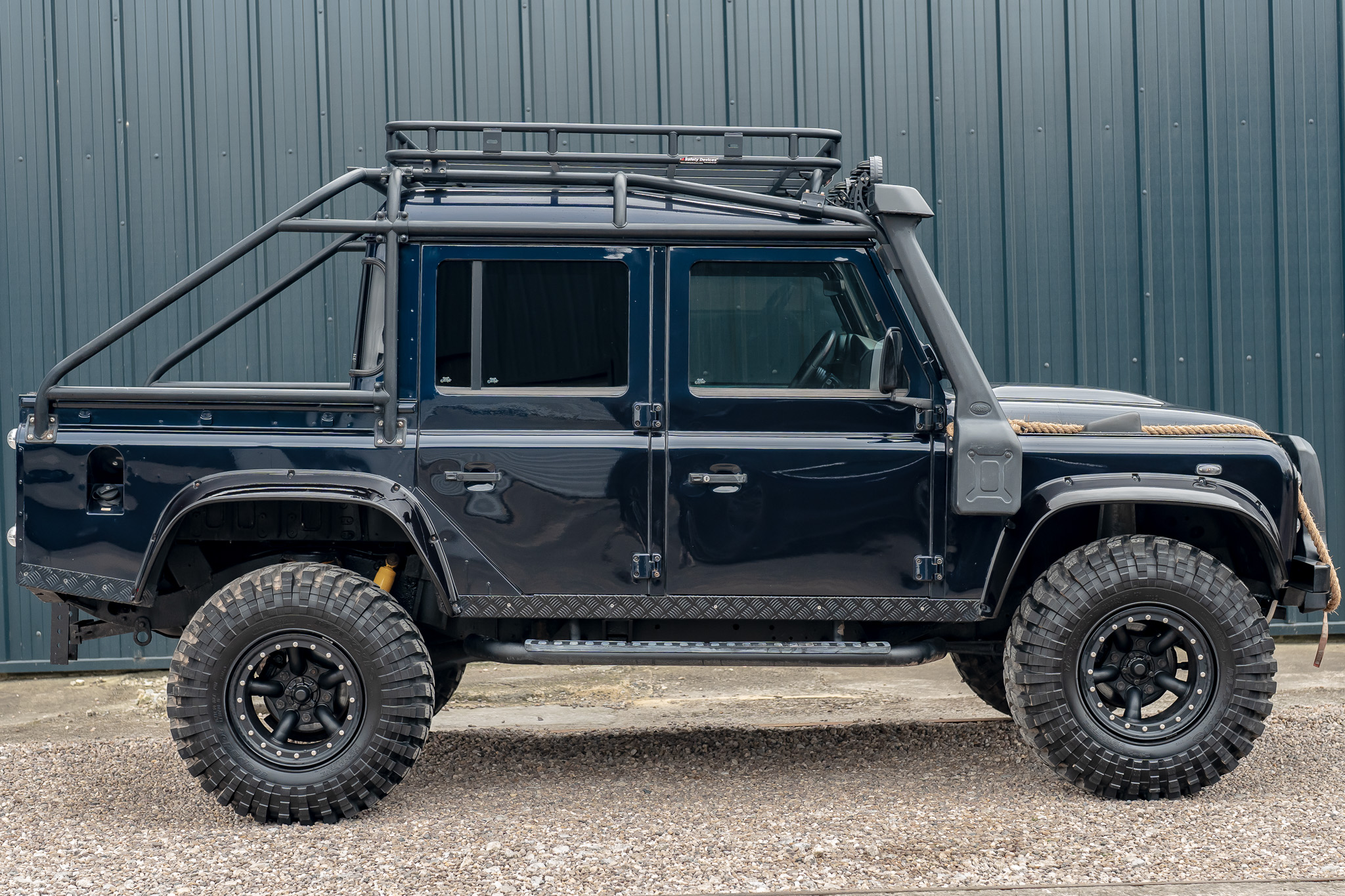 2011 LAND ROVER DEFENDER 110 XS - SPECTRE EVOCATION