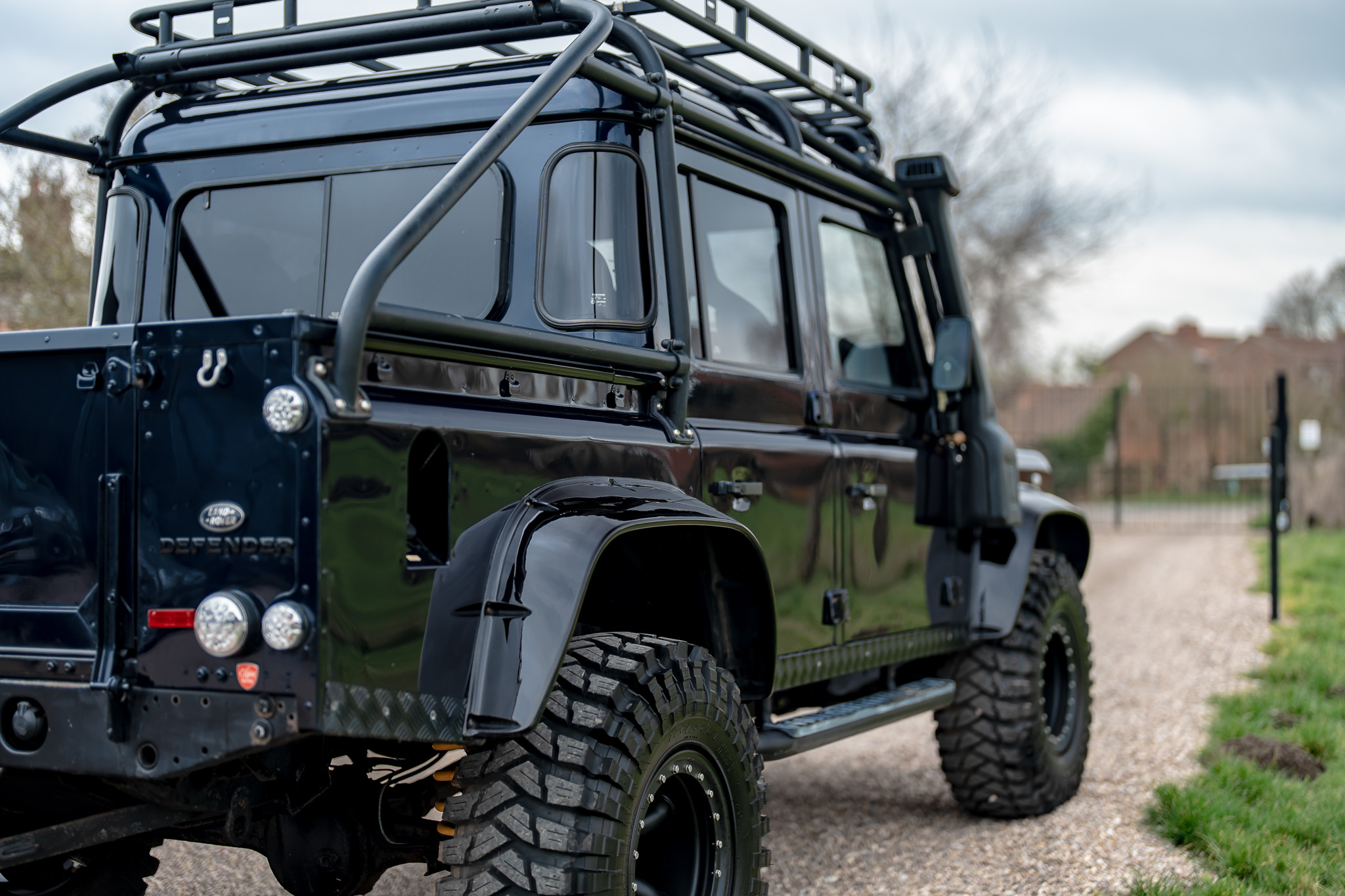 2011 LAND ROVER DEFENDER 110 XS - SPECTRE EVOCATION