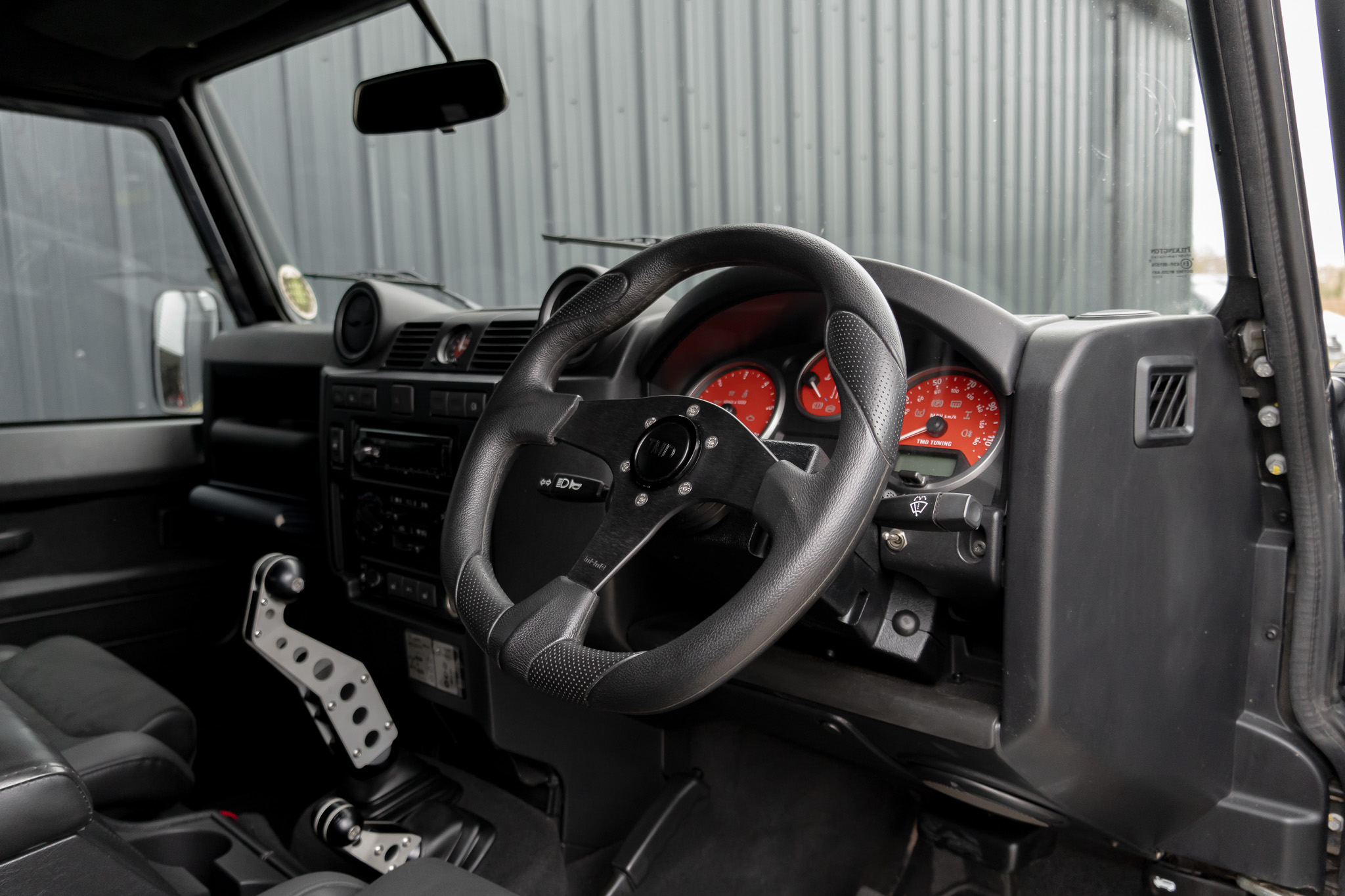 2011 LAND ROVER DEFENDER 110 XS - SPECTRE EVOCATION