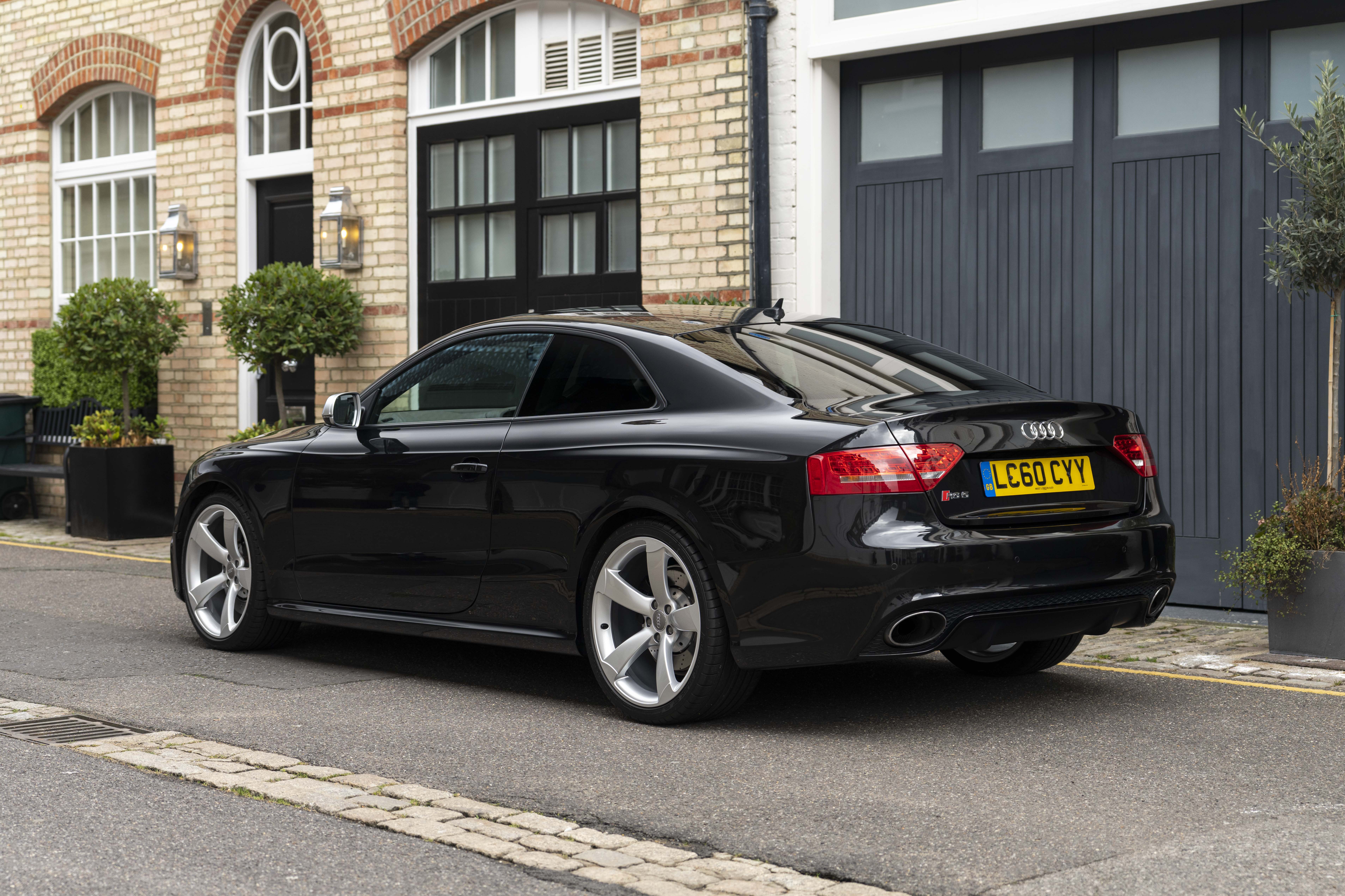 2010 AUDI (B8) RS5 COUPE