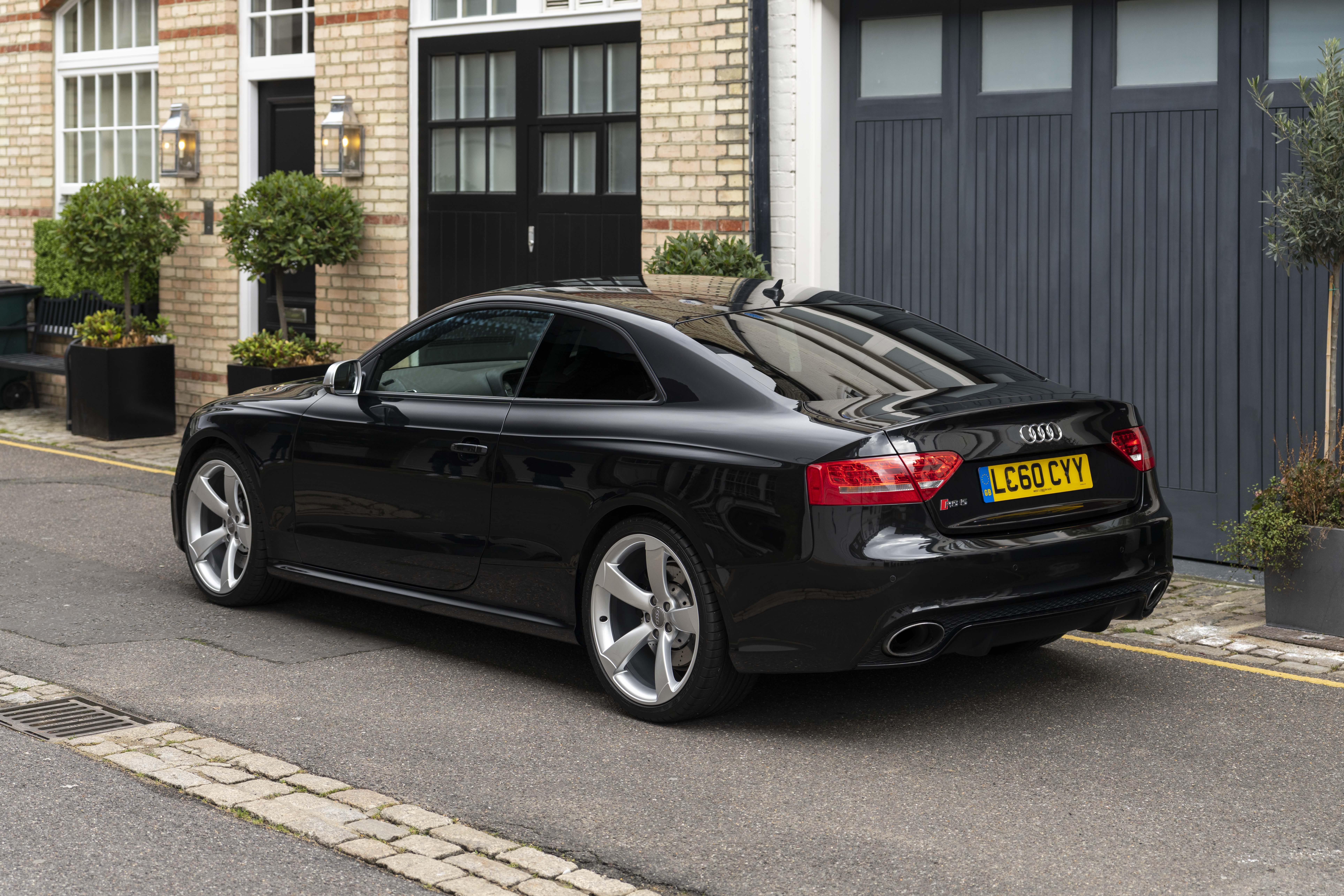 2010 AUDI (B8) RS5 COUPE