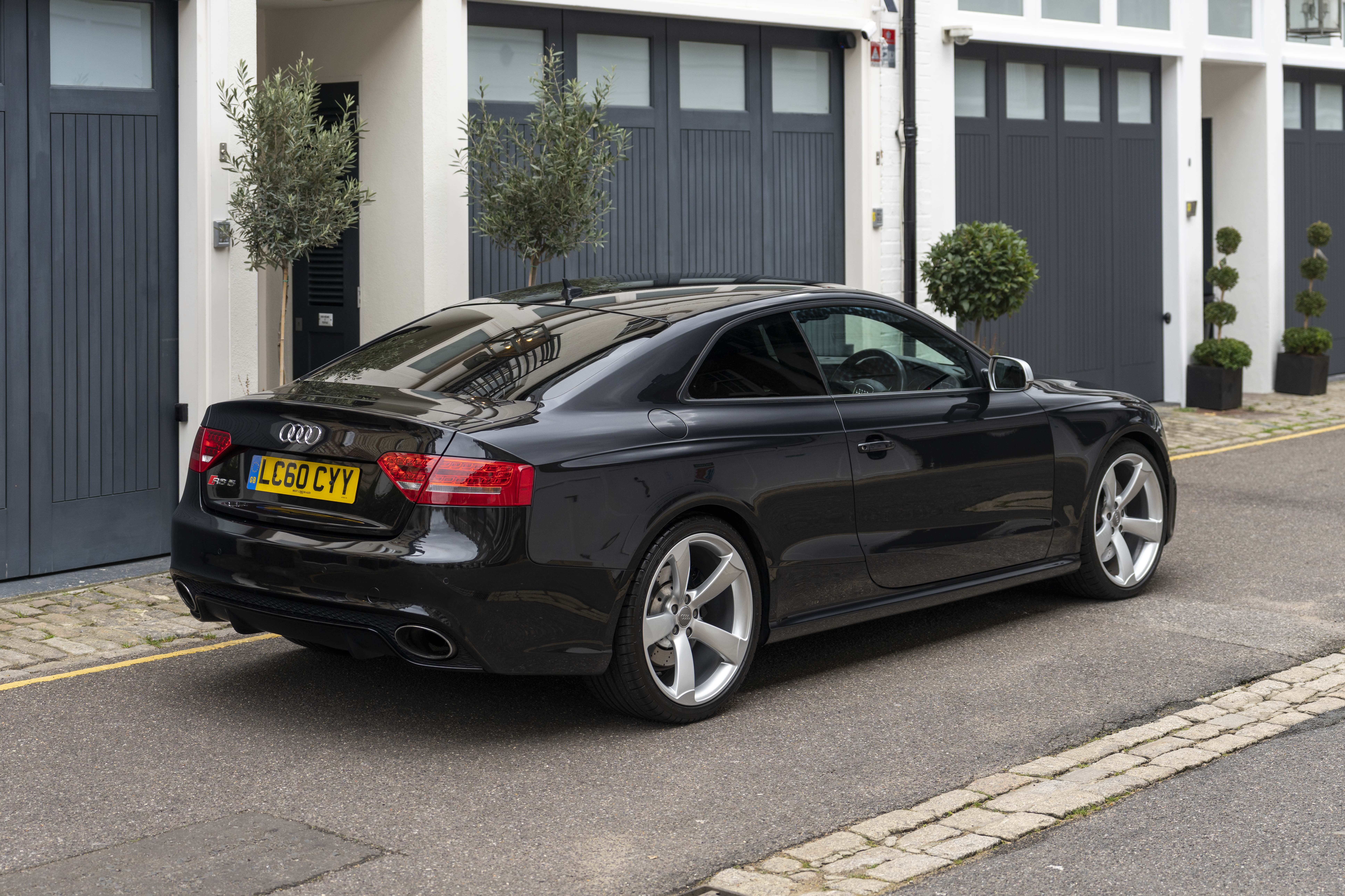 2010 AUDI (B8) RS5 COUPE