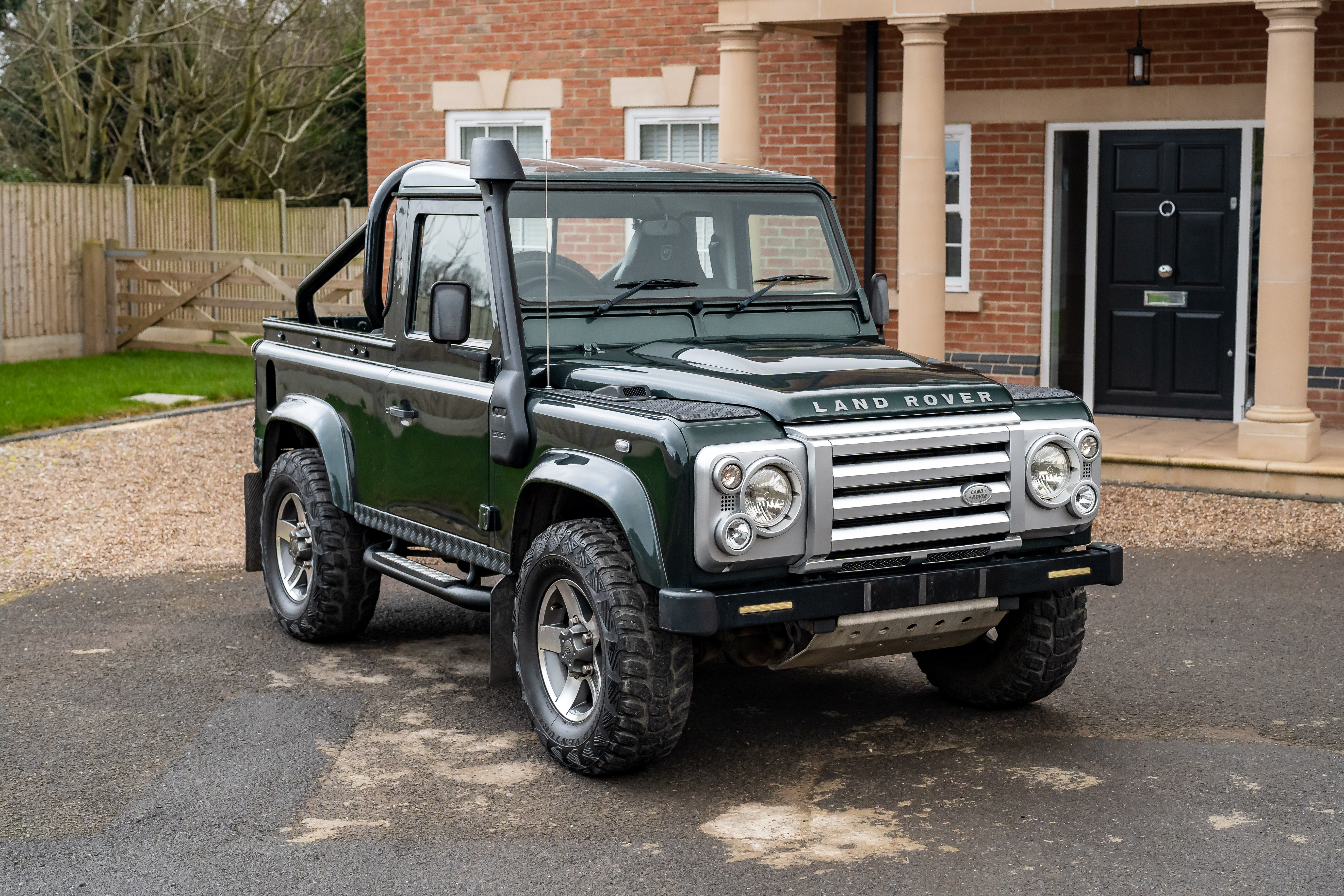 2009 LAND ROVER DEFENDER 90 PICK UP - 36,908 MILES