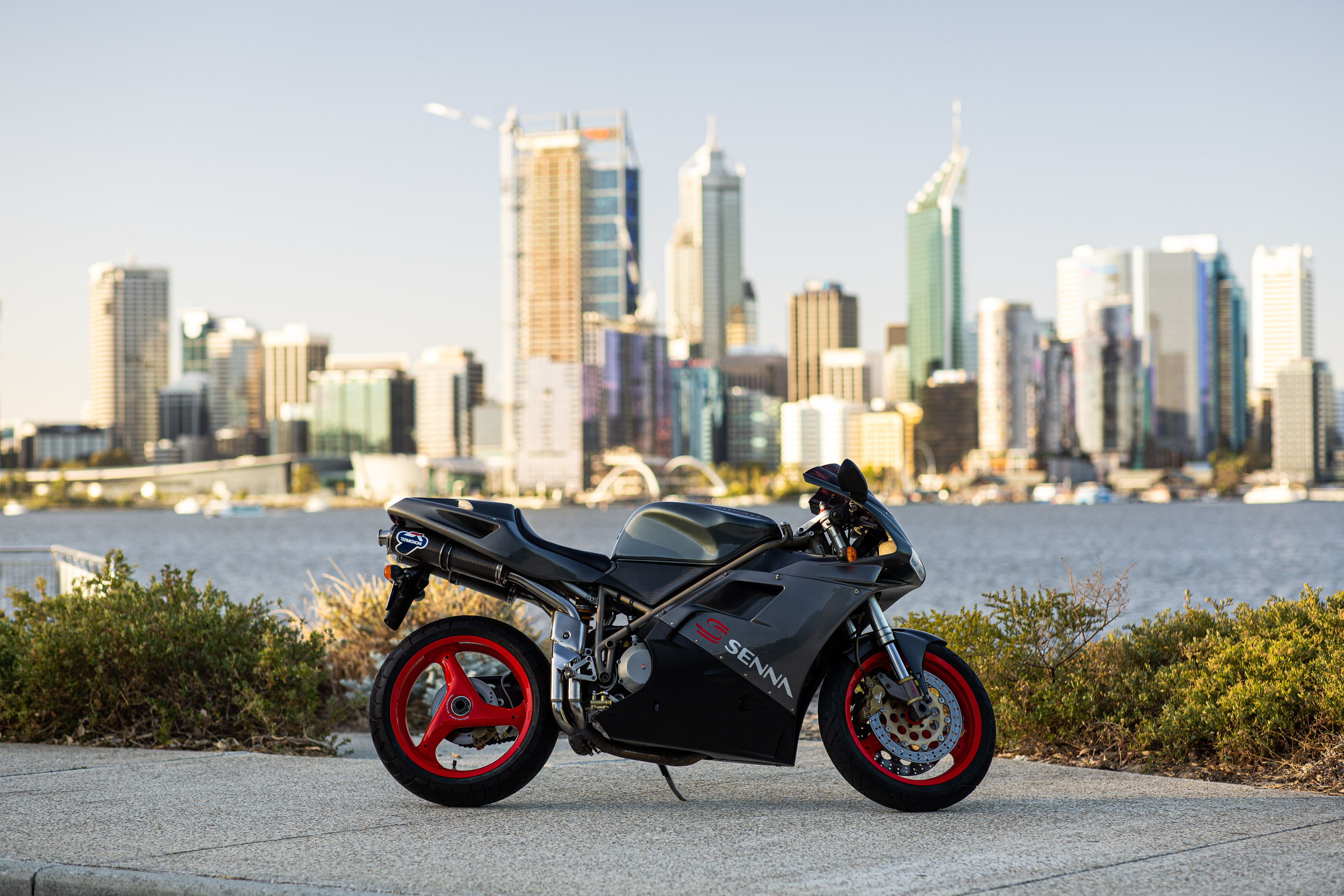 1995 DUCATI 916 SENNA