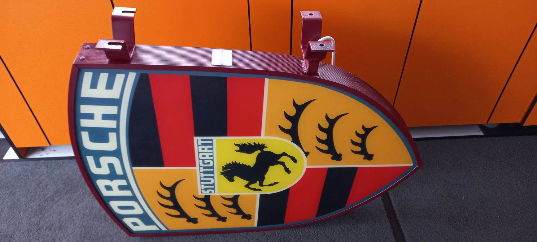 PORSCHE ILLUMINATED CREST SIGN