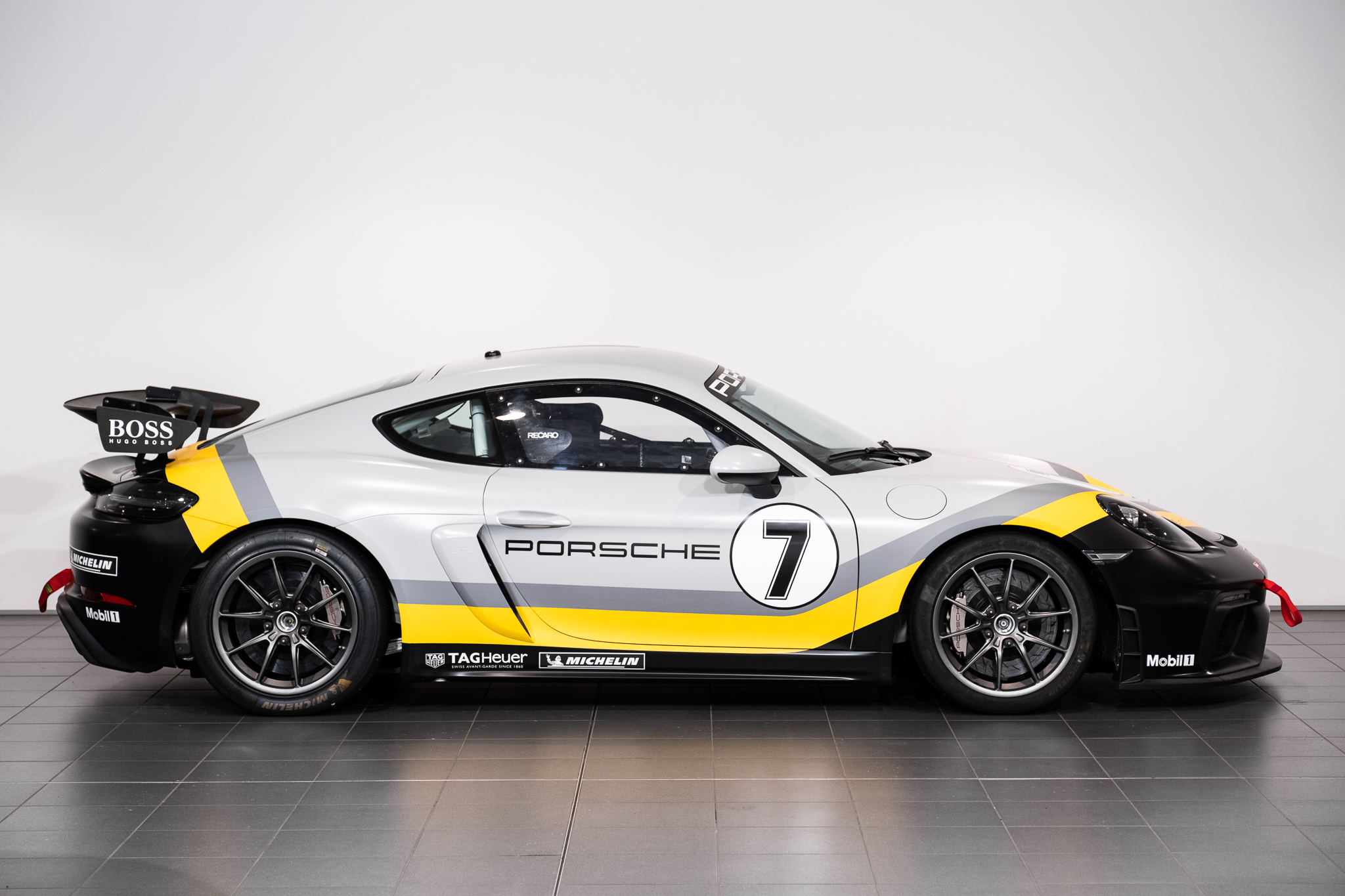 2019 PORSCHE 718 CAYMAN GT4 CLUBSPORT RACE CAR