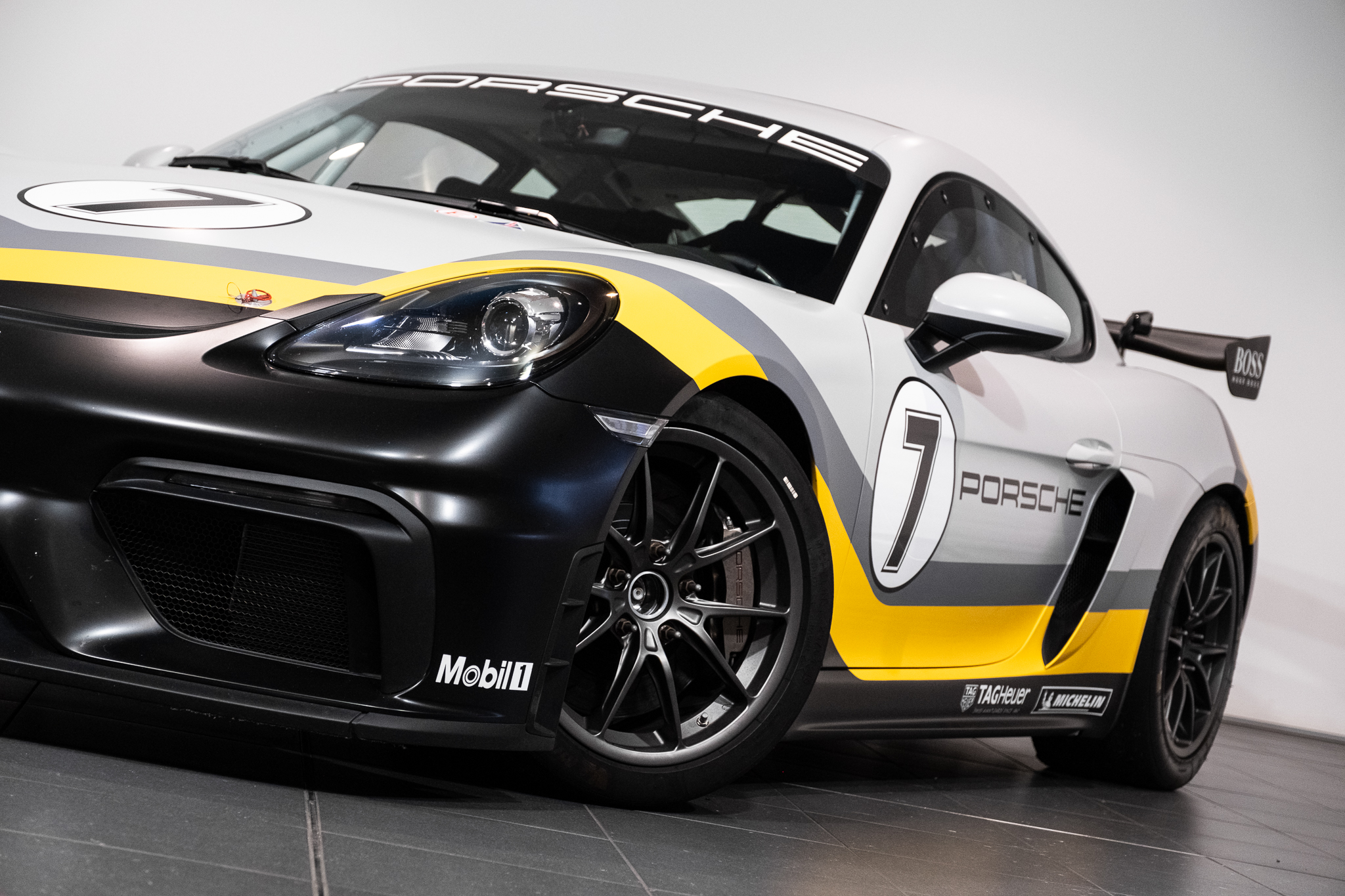 2019 PORSCHE 718 CAYMAN GT4 CLUBSPORT RACE CAR