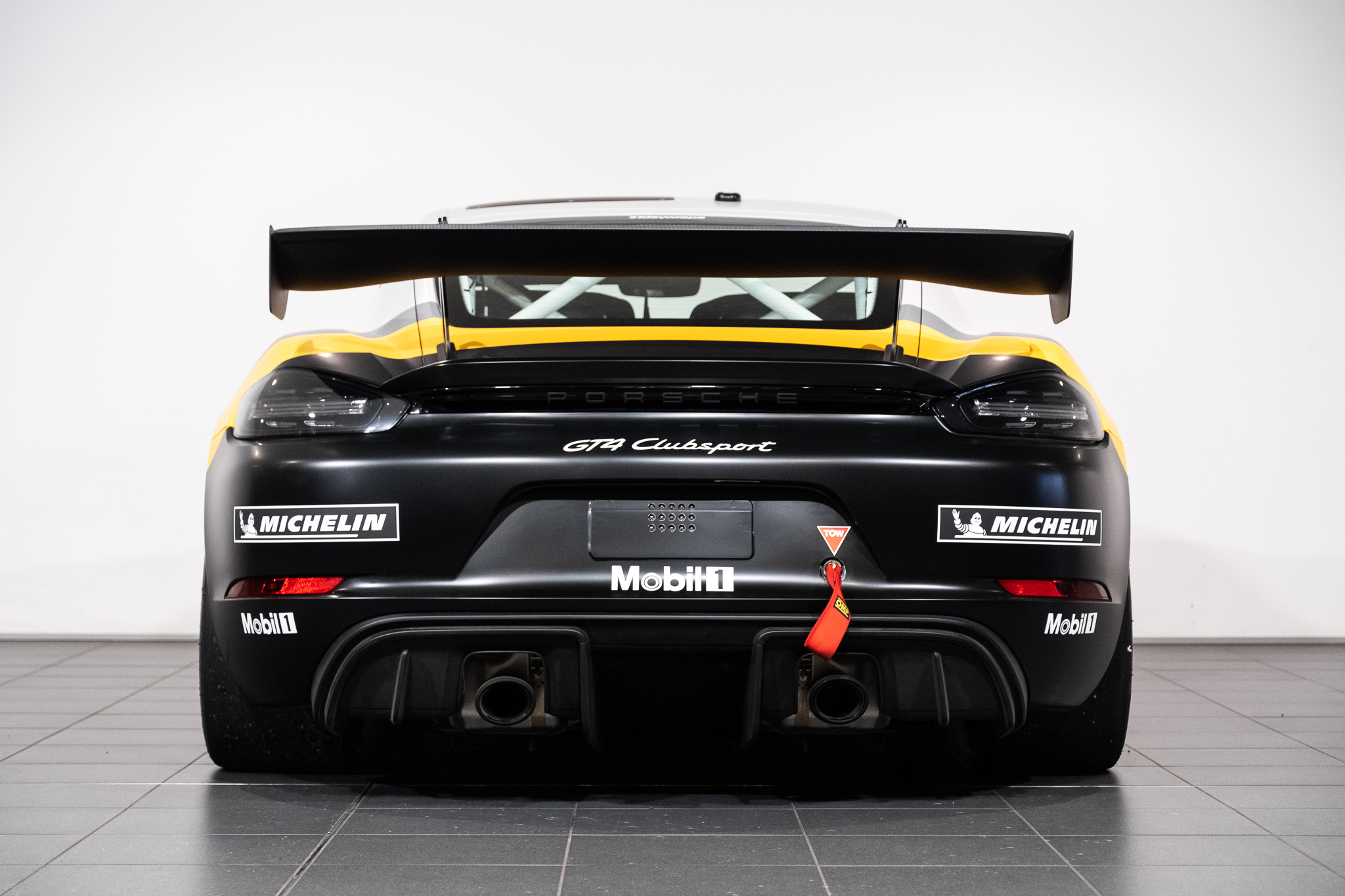 2019 PORSCHE 718 CAYMAN GT4 CLUBSPORT RACE CAR