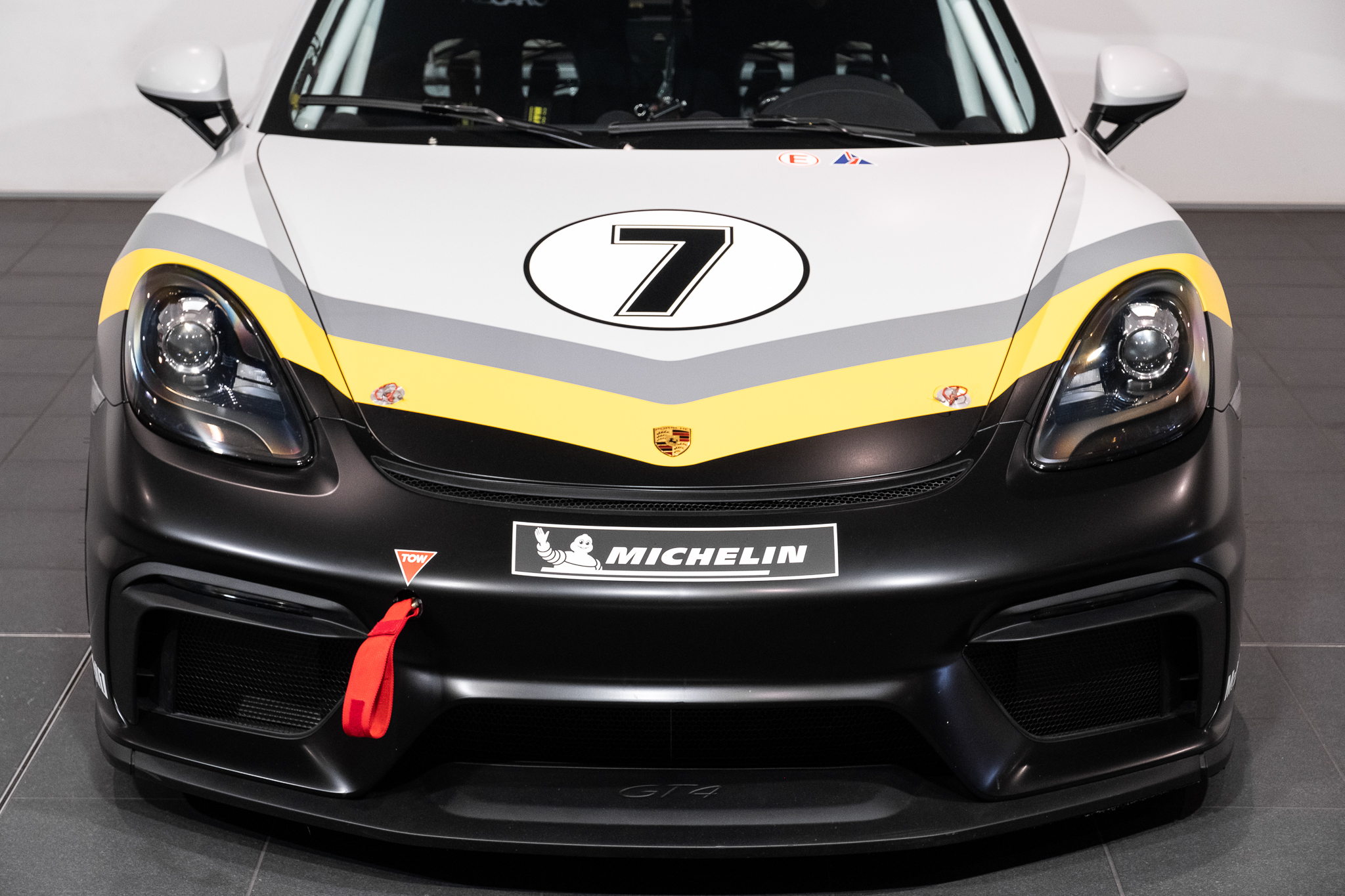2019 PORSCHE 718 CAYMAN GT4 CLUBSPORT RACE CAR