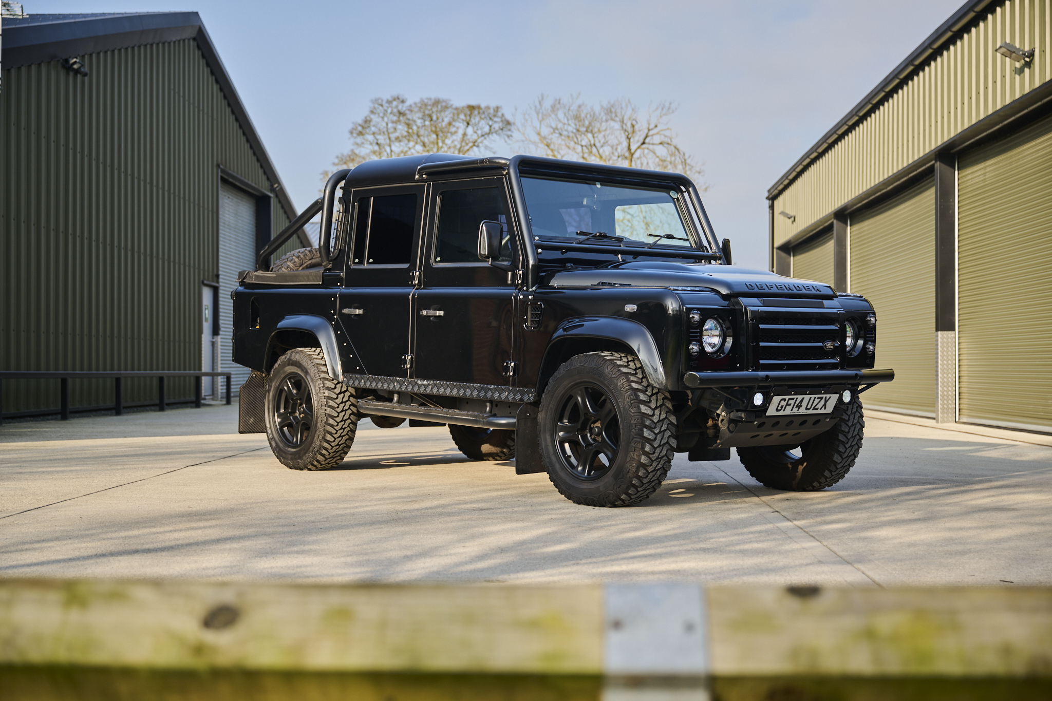 2014 LAND ROVER DEFENDER 110 XS DOUBLE CAB PICK UP - 29,873 MILES