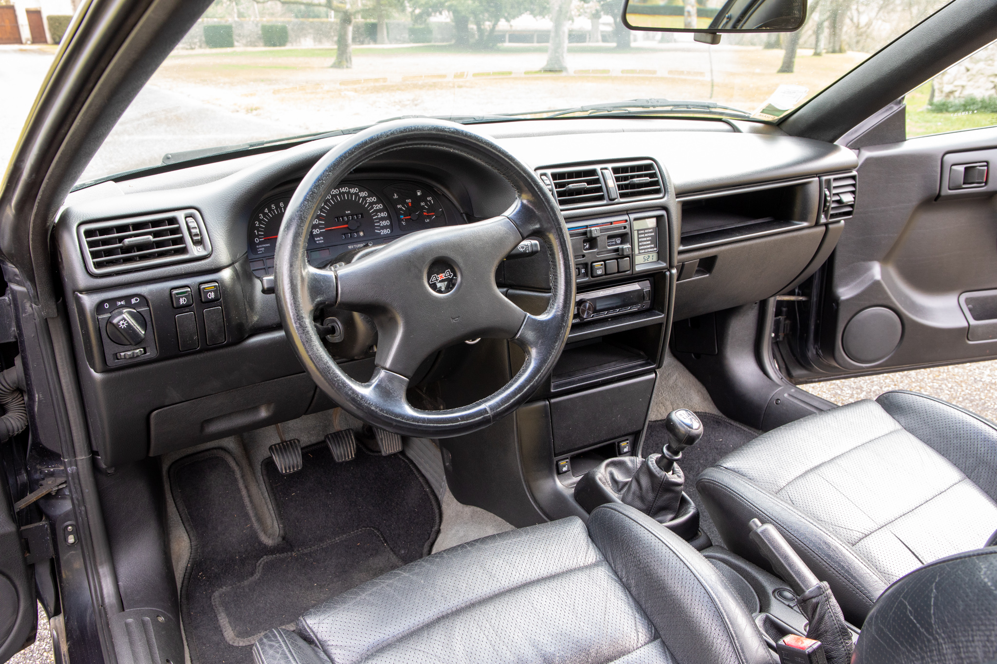 Opel Calibra Innenraum