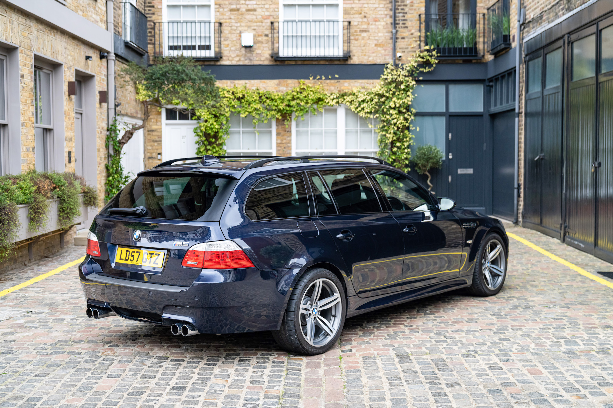 2007 BMW (E61) M5 TOURING