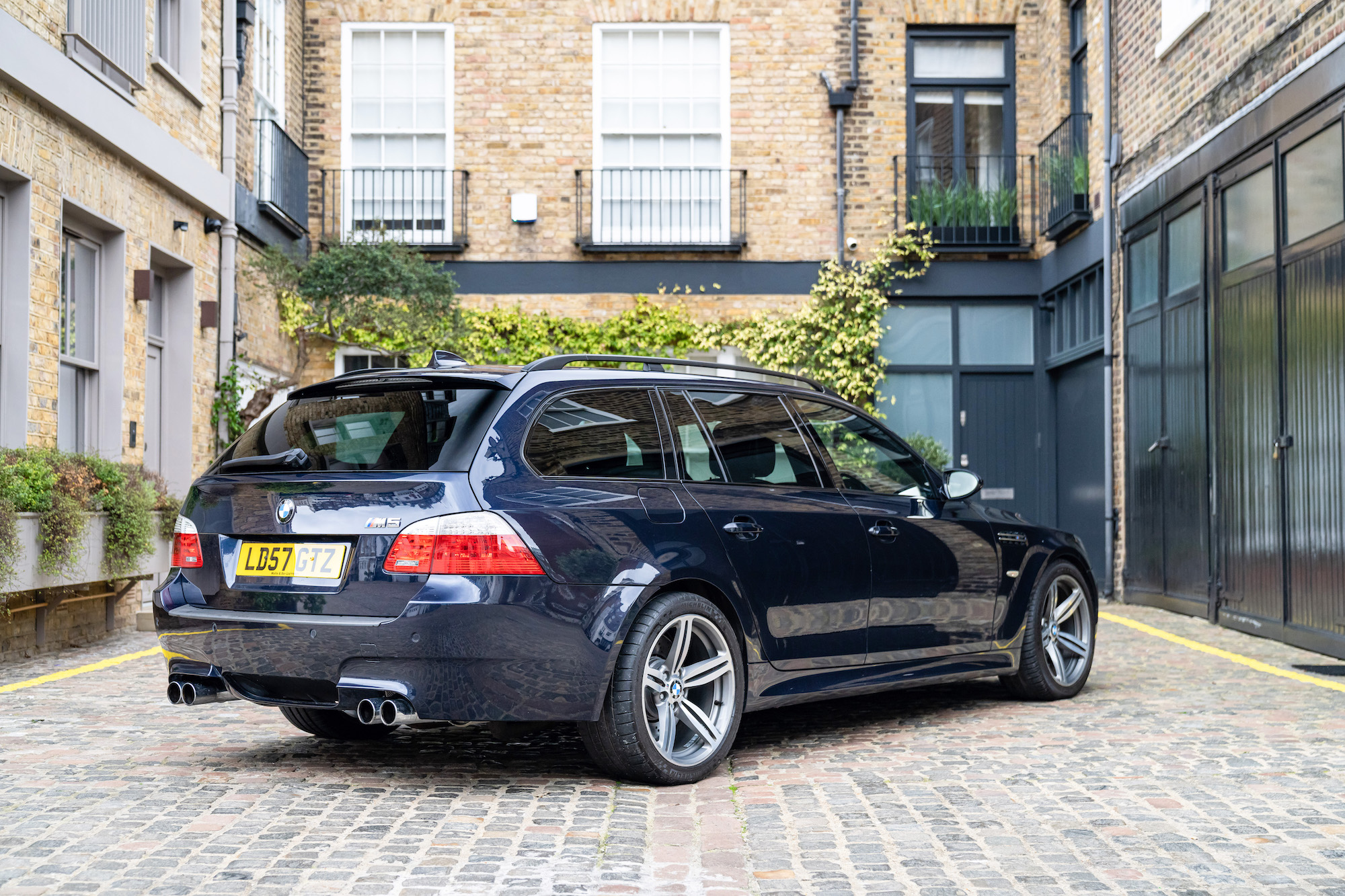 2007 BMW (E61) M5 TOURING