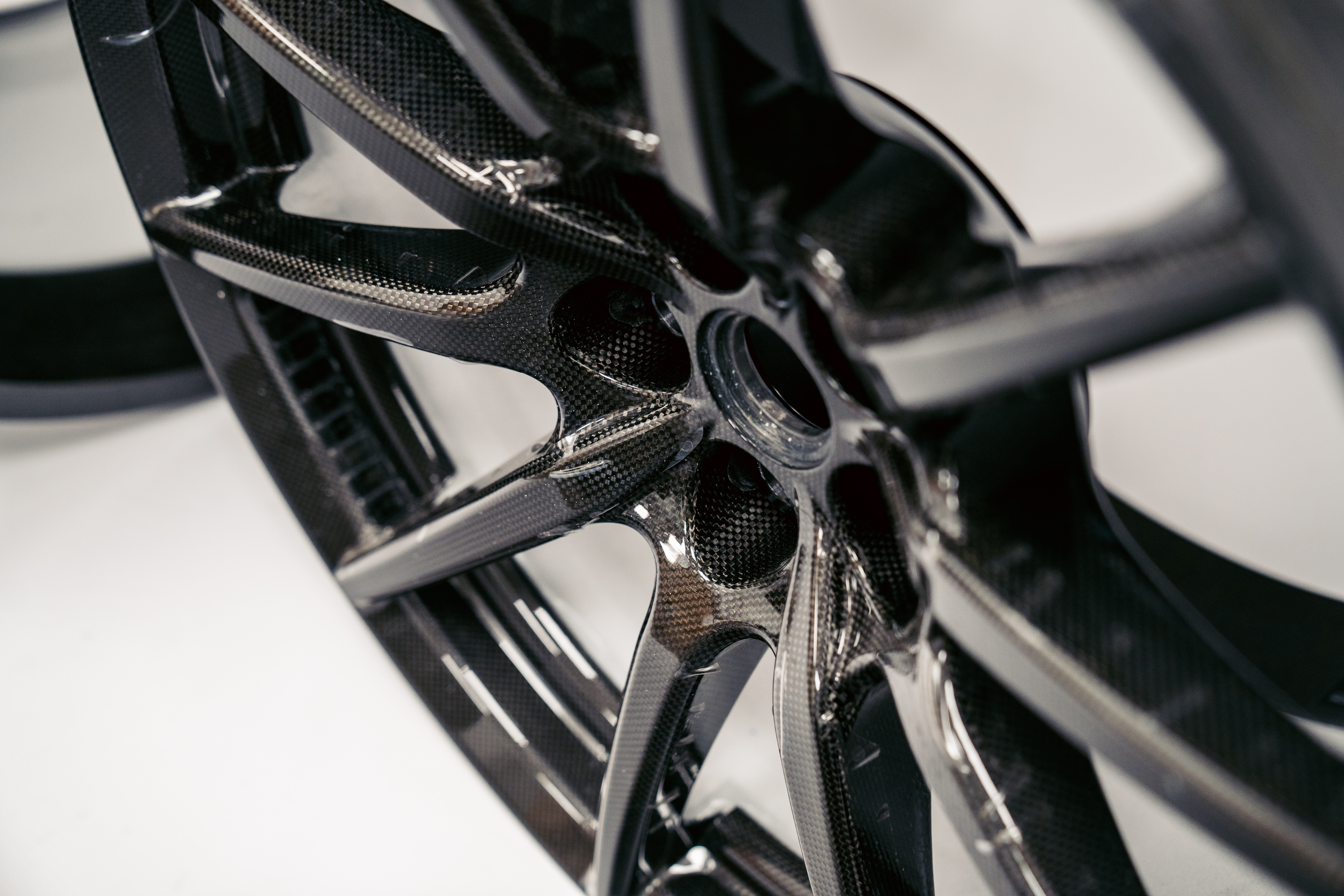 SET OF FERRARI 488 PISTA CARBON FIBRE WHEELS