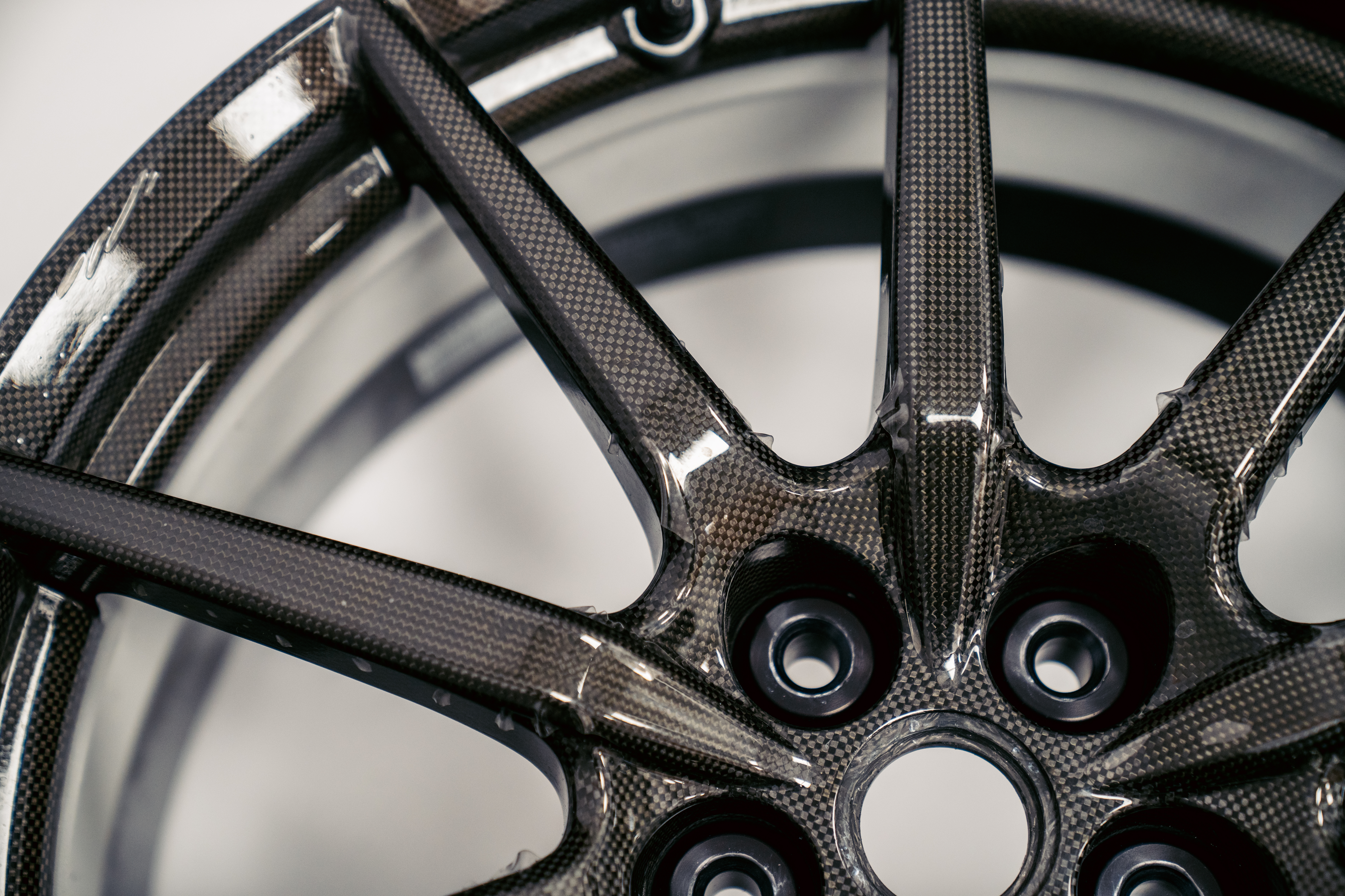 SET OF FERRARI 488 PISTA CARBON FIBRE WHEELS