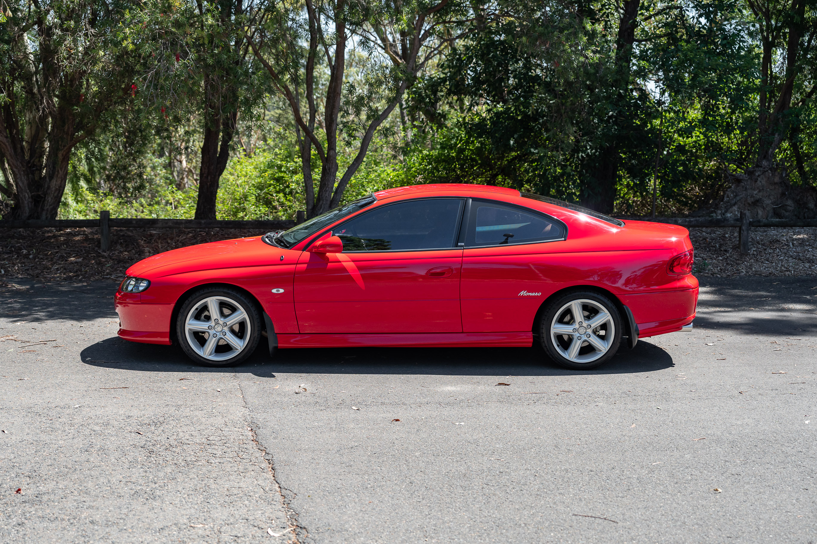 2002 HOLDEN V2 MONARO CV8 - MANUAL - 39,705 KM