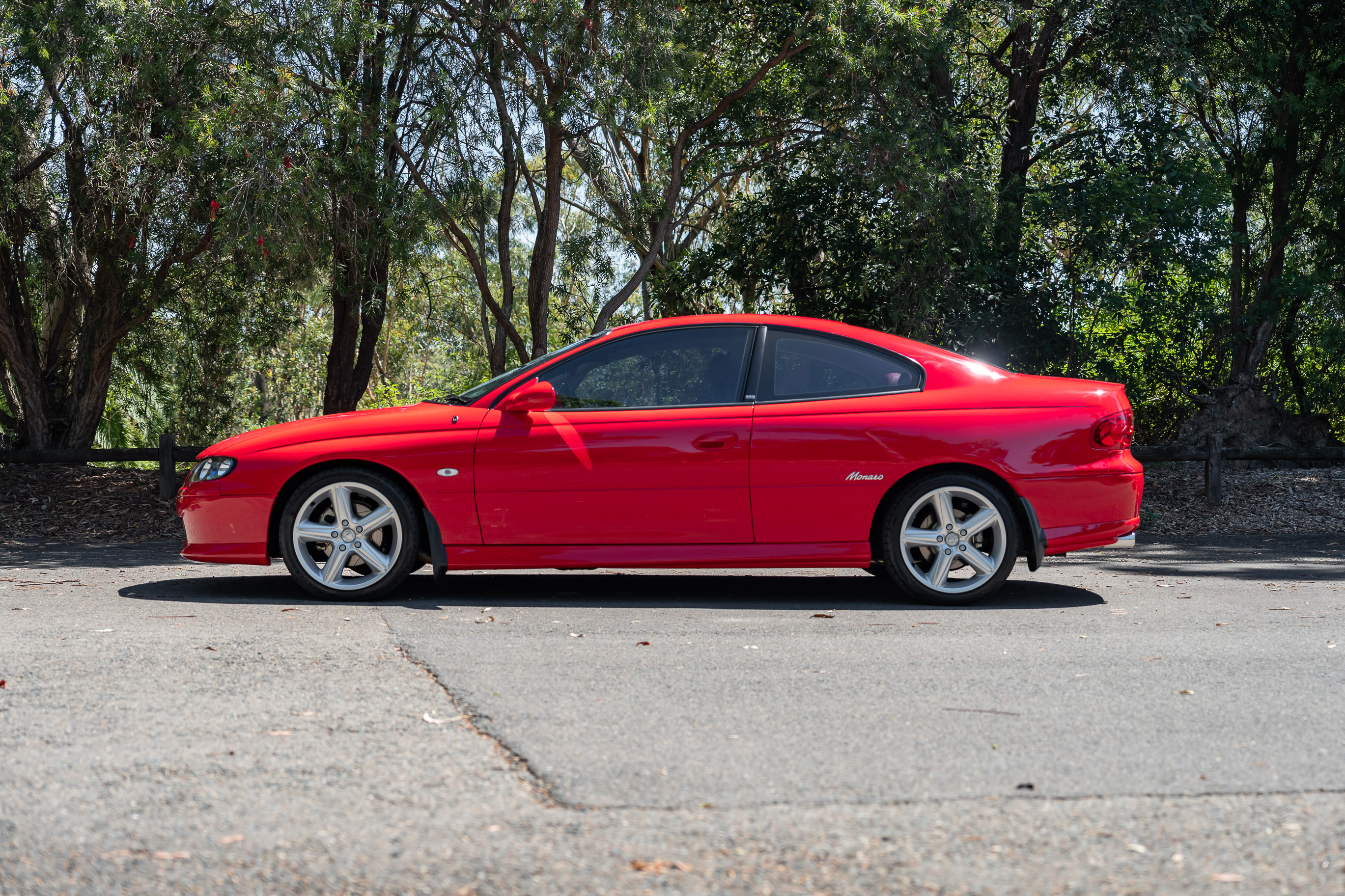 2002 HOLDEN V2 MONARO CV8 - MANUAL - 39,705 KM