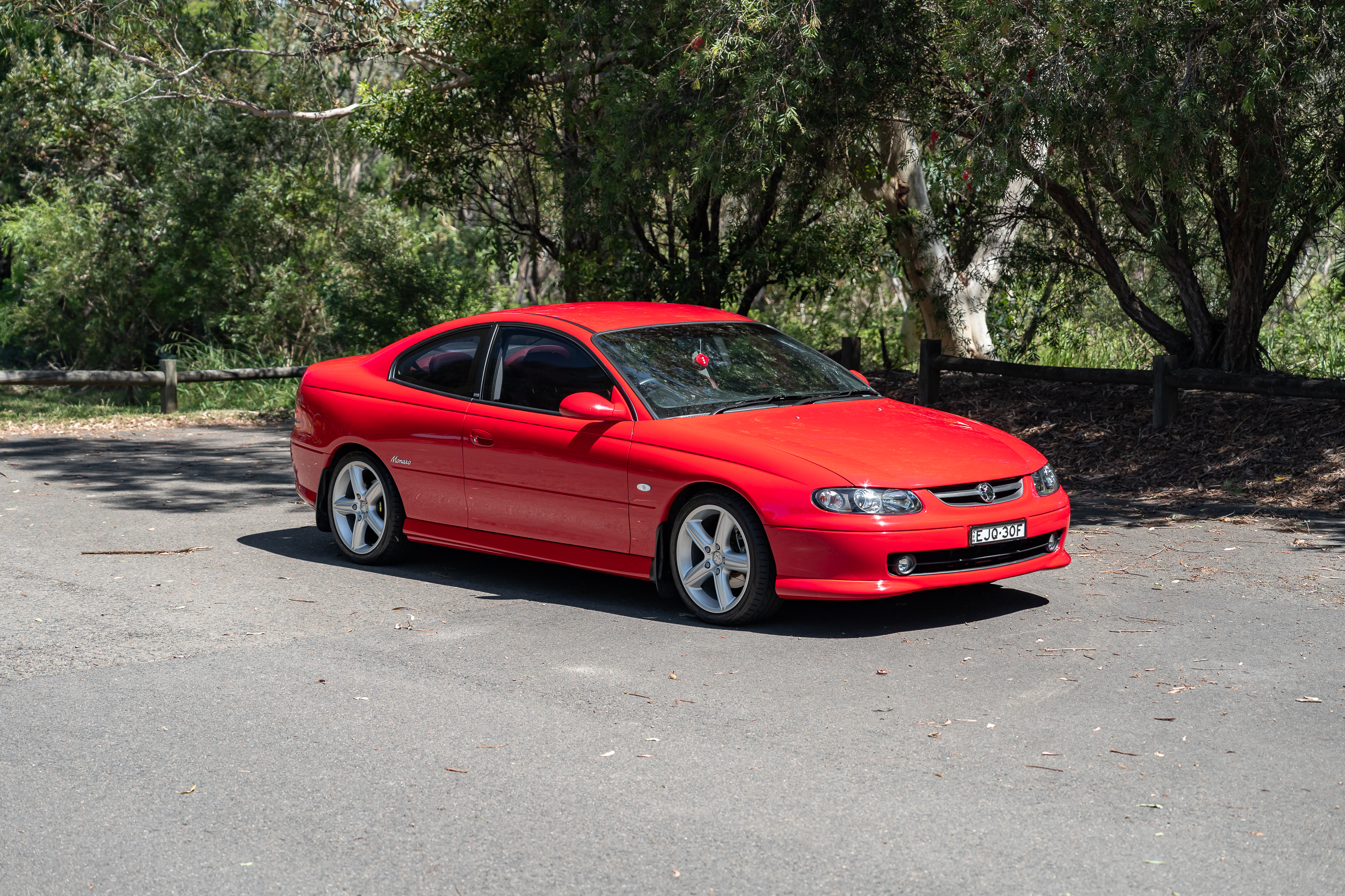 2002 HOLDEN V2 MONARO CV8 - MANUAL - 39,705 KM