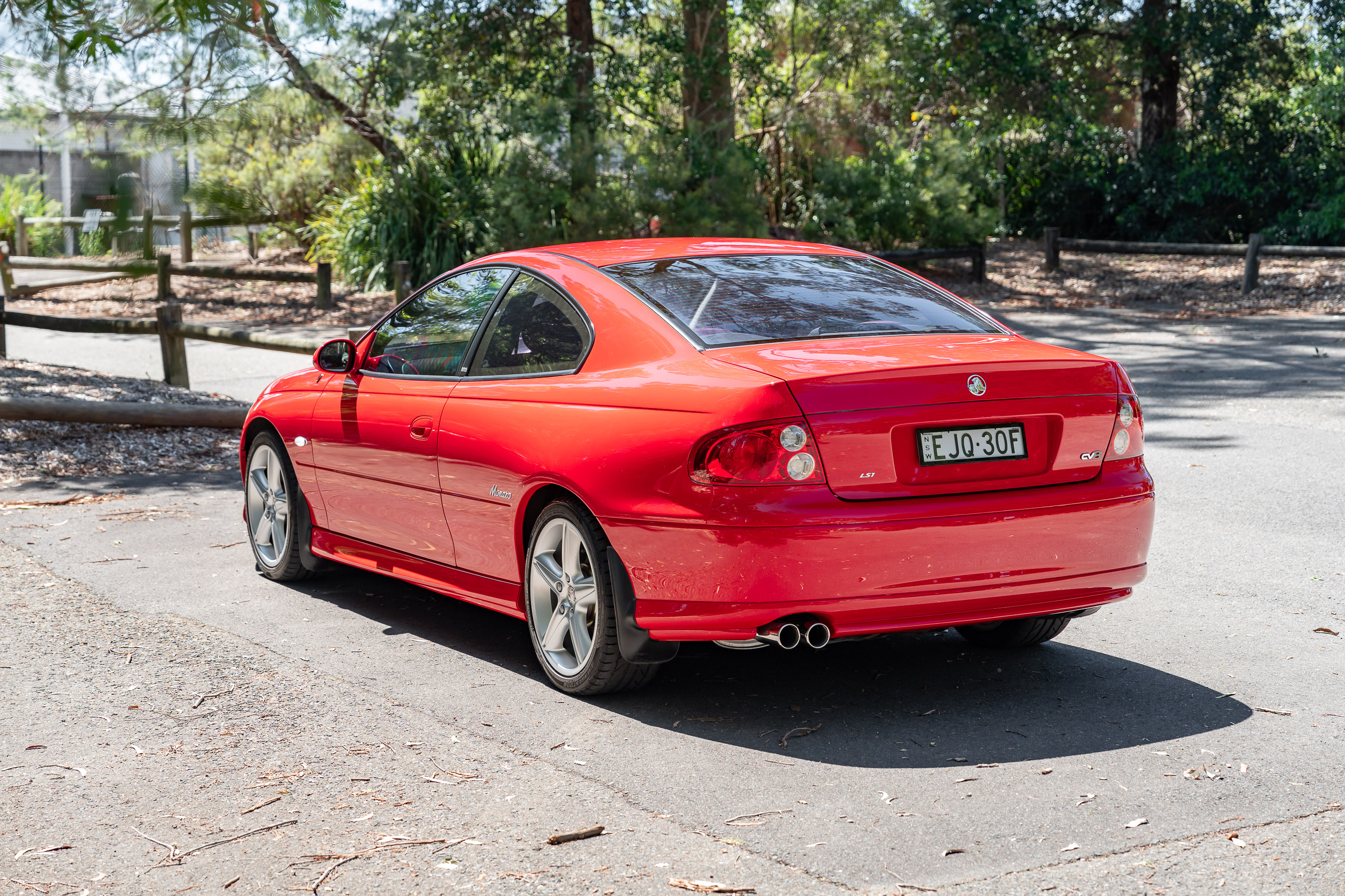 2002 HOLDEN V2 MONARO CV8 - MANUAL - 39,705 KM