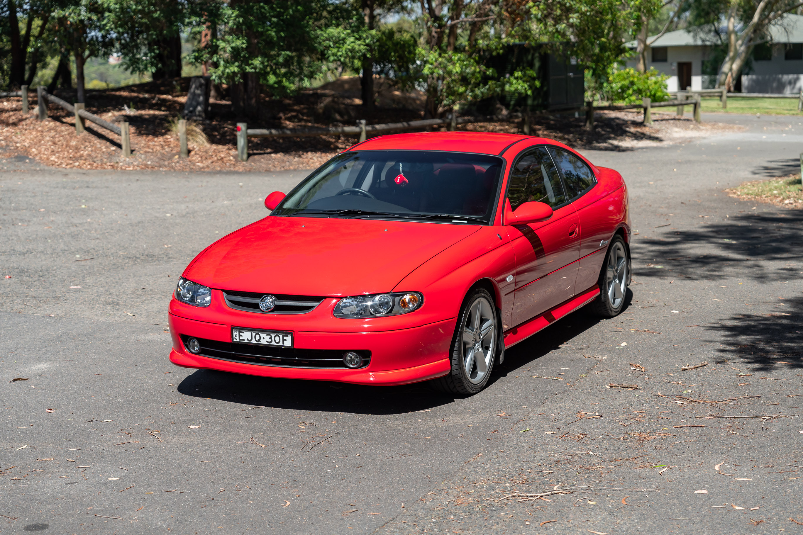 2002 HOLDEN V2 MONARO CV8 - MANUAL - 39,705 KM