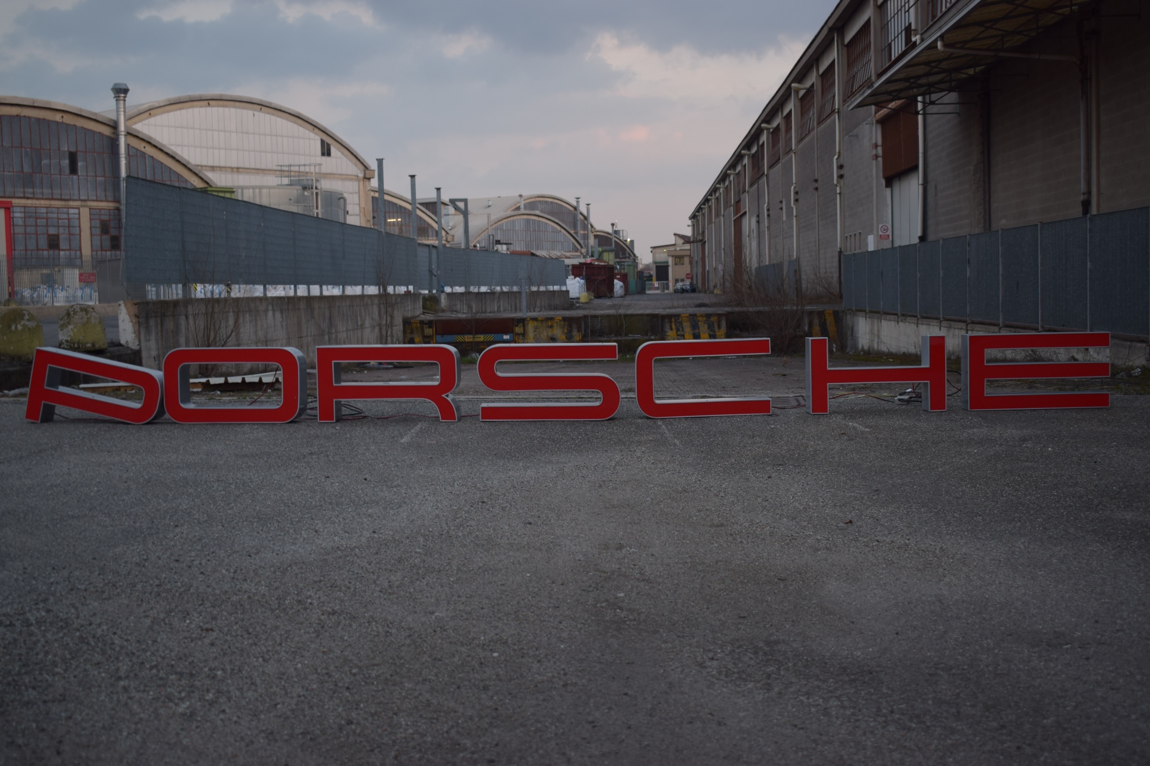 LARGE PORSCHE ILLUMINATED DEALERSHIP SIGN