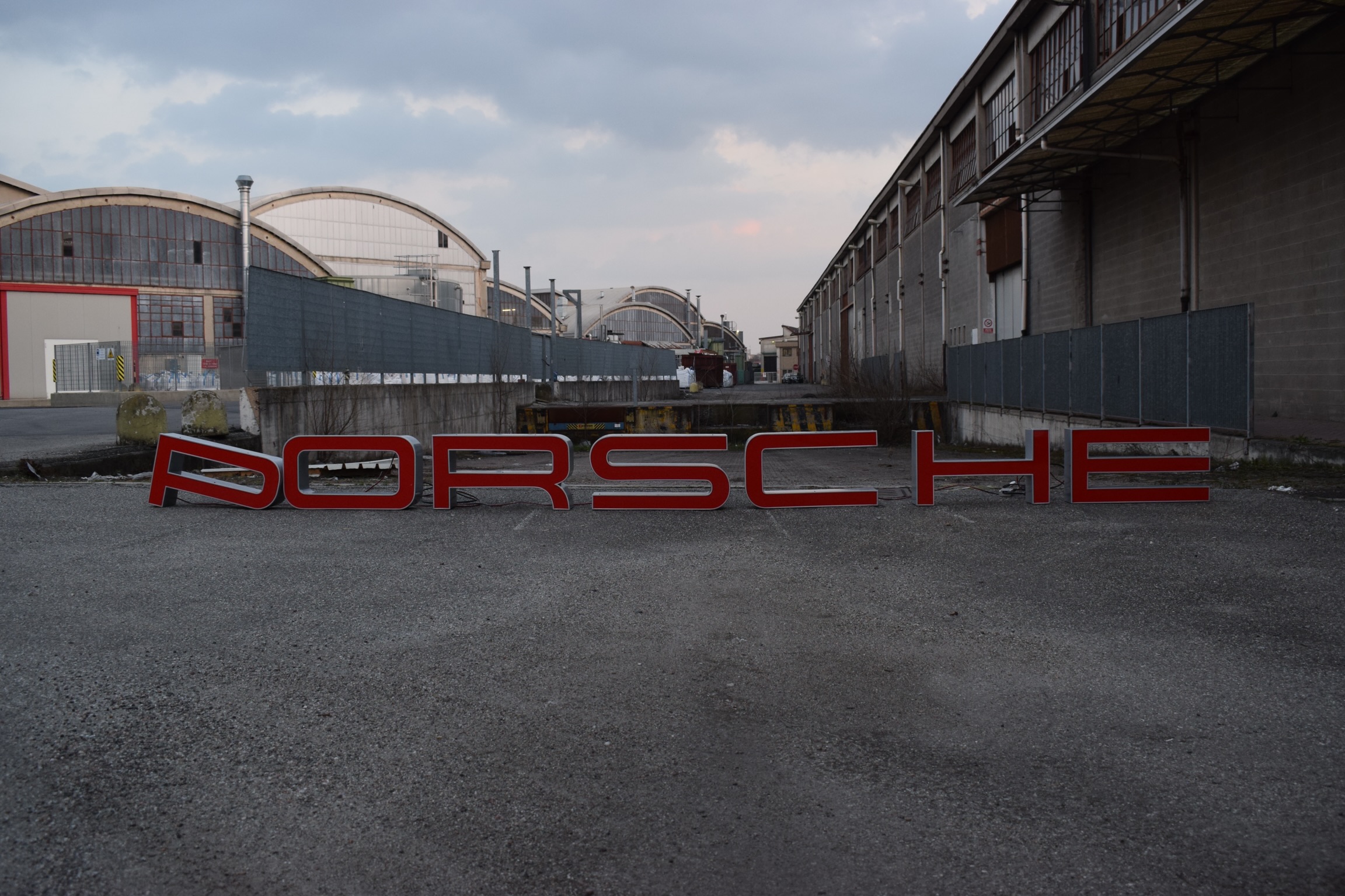 LARGE PORSCHE ILLUMINATED DEALERSHIP SIGN