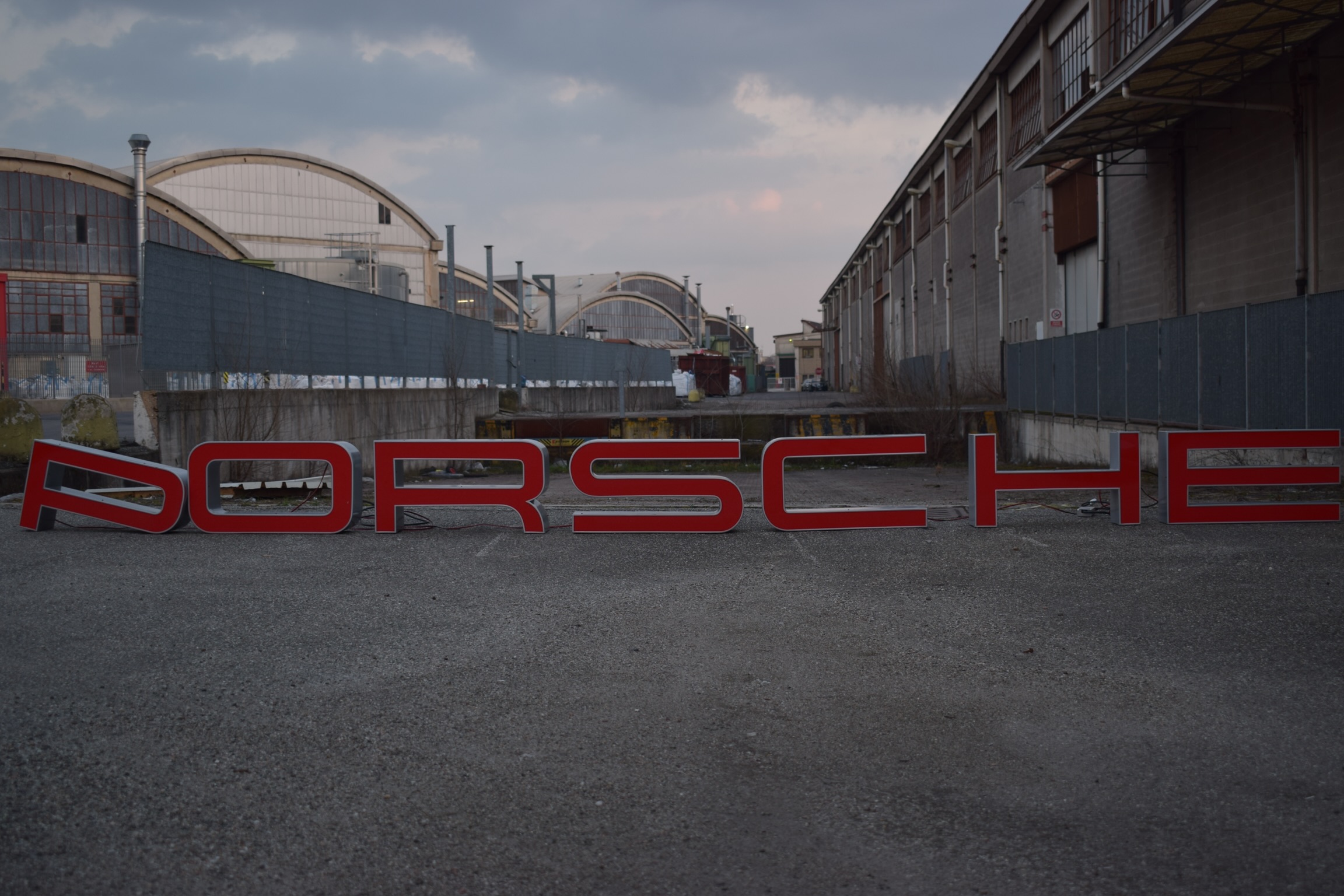 LARGE PORSCHE ILLUMINATED DEALERSHIP SIGN