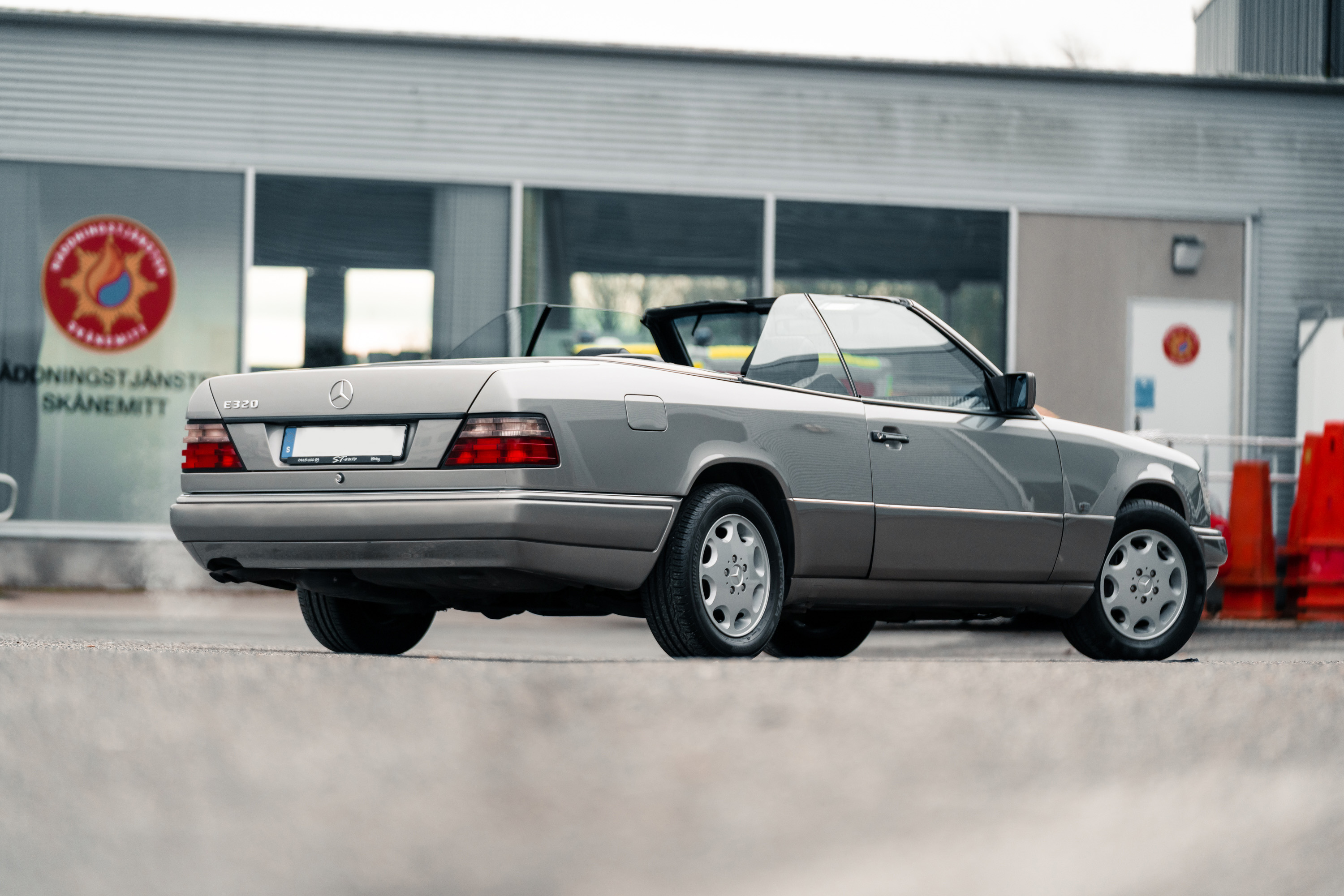 1993 MERCEDES-BENZ (W124) E320 CABRIOLET