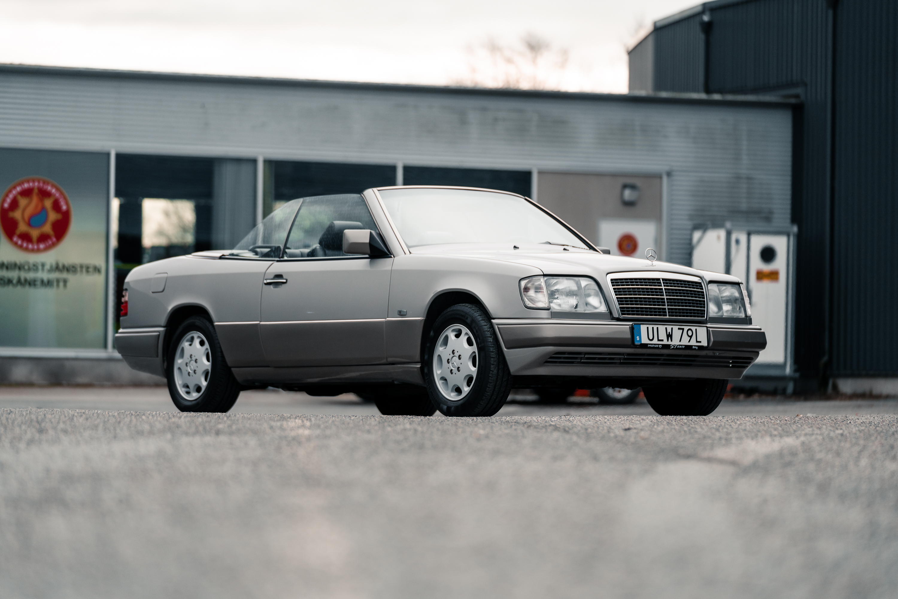1993 MERCEDES-BENZ (W124) E320 CABRIOLET