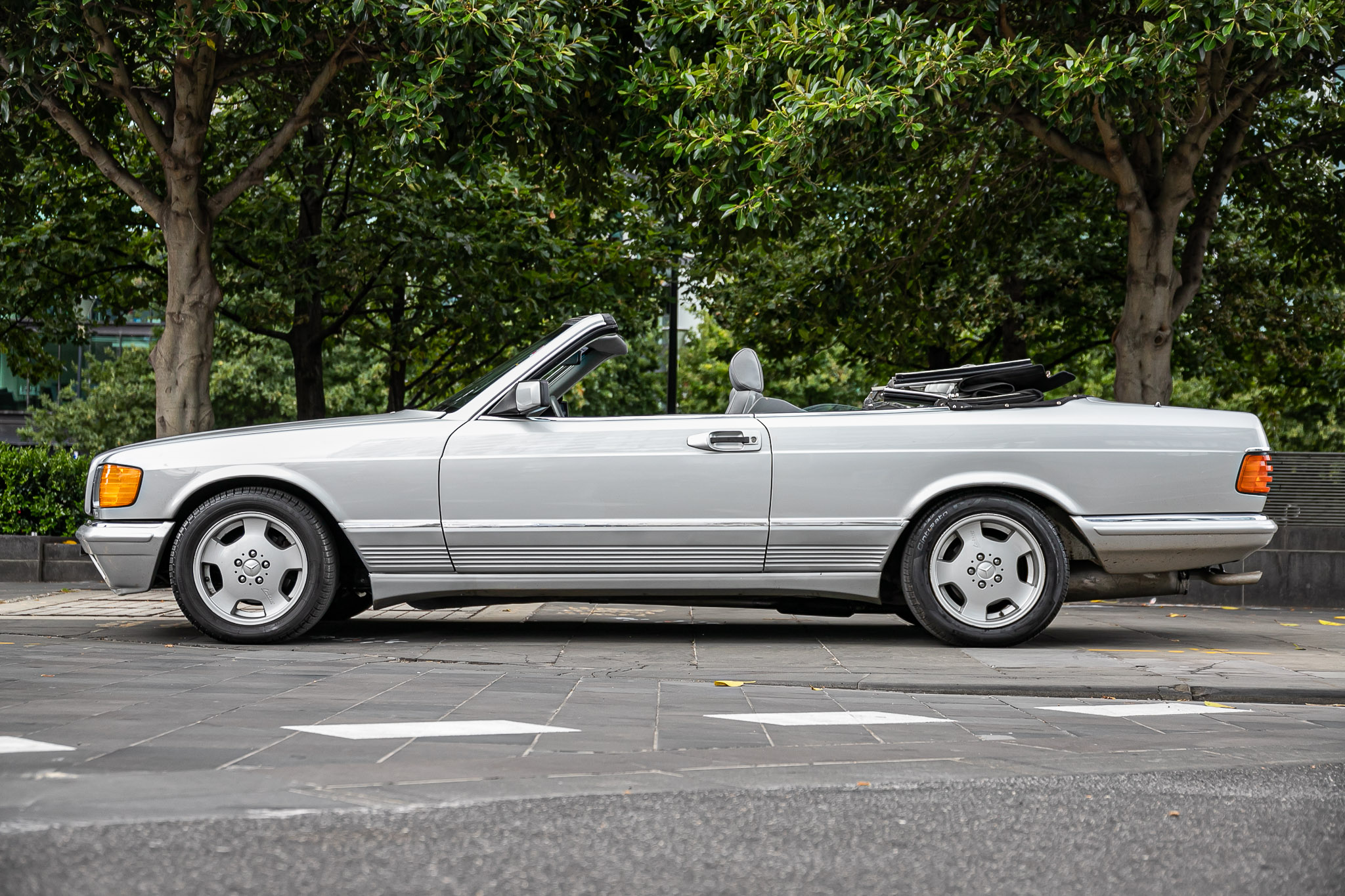 1985 MERCEDES-BENZ (C126) 500 SEC CONVERTIBLE for sale by auction in ...