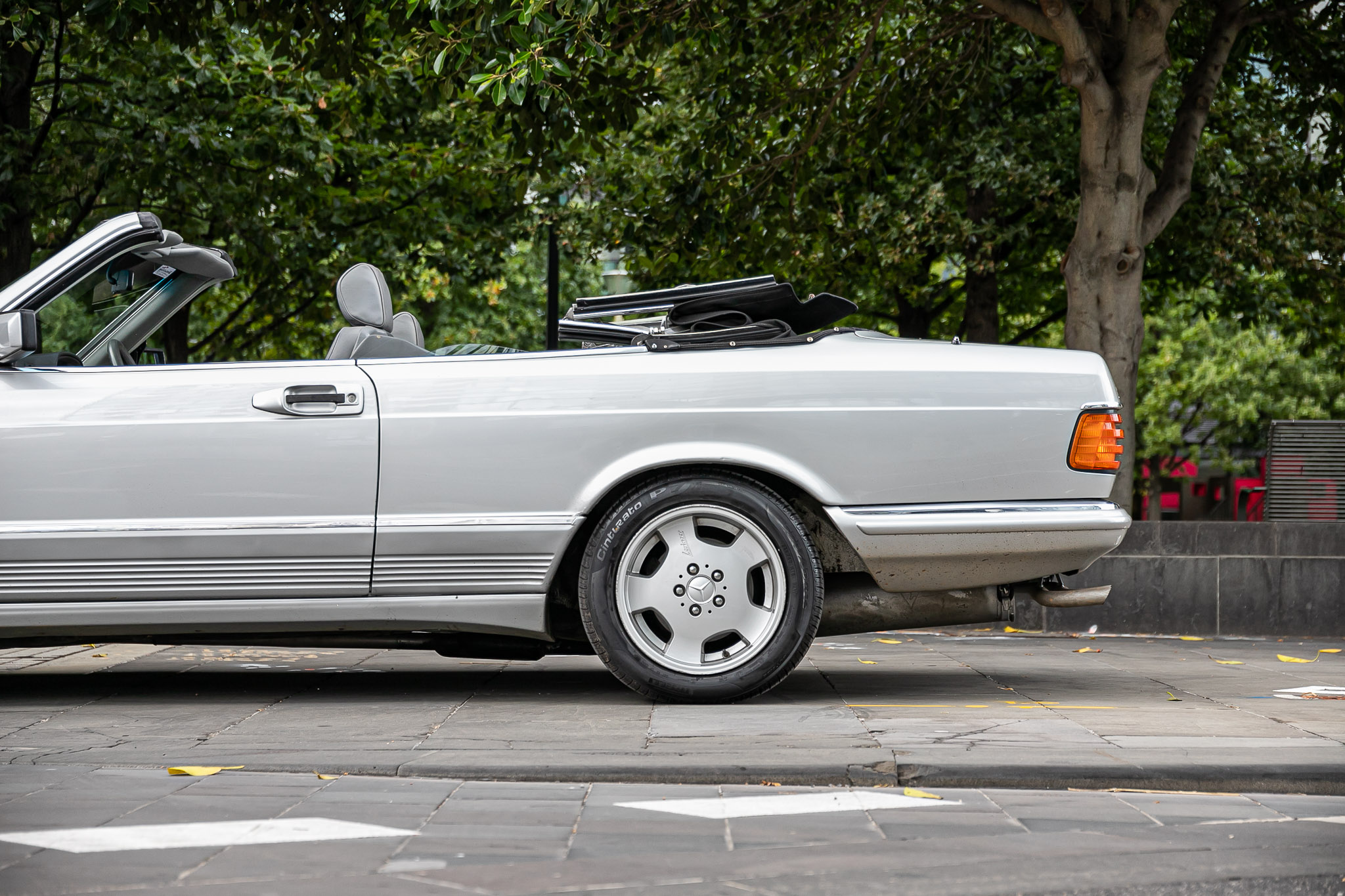 1985 MERCEDES-BENZ (C126) 500 SEC CONVERTIBLE for sale by auction in ...