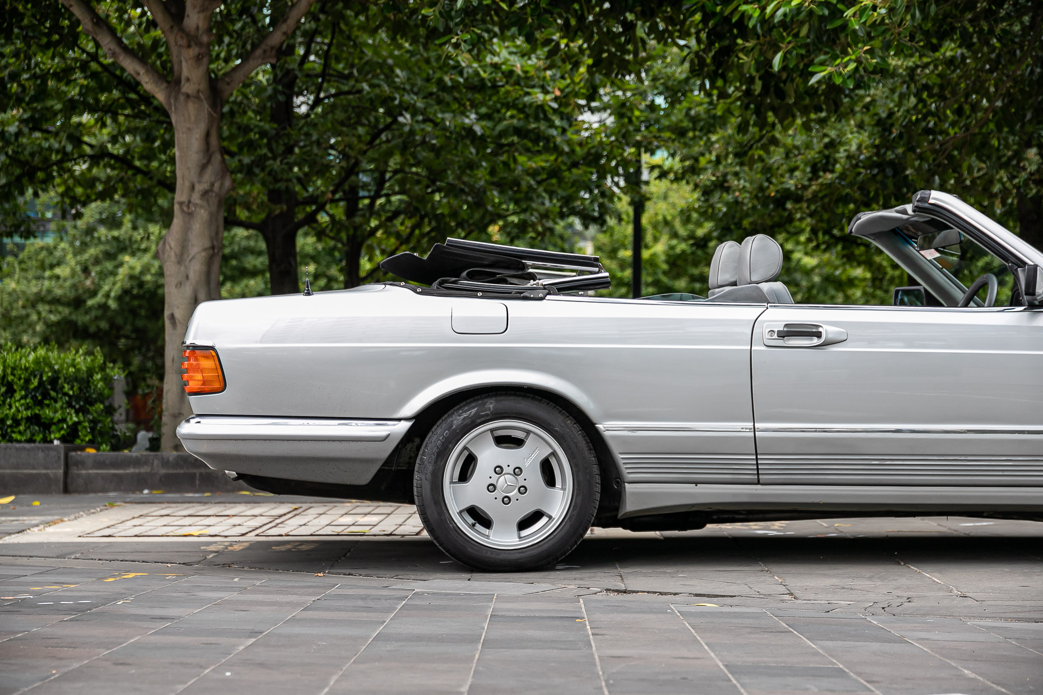1985 MERCEDES-BENZ (C126) 500 SEC CONVERTIBLE for sale by auction in ...