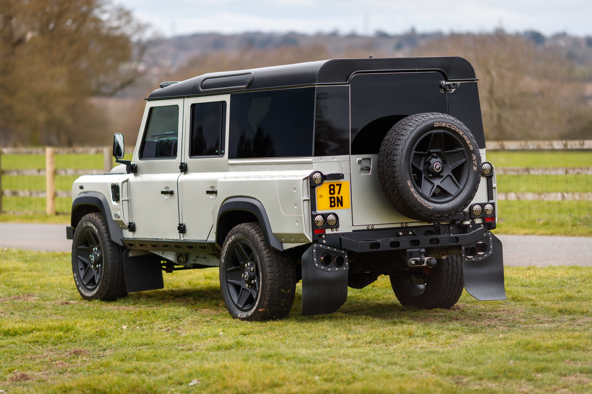 2011 LAND ROVER DEFENDER 110 - 6.2 V8 'OFFENDER'
