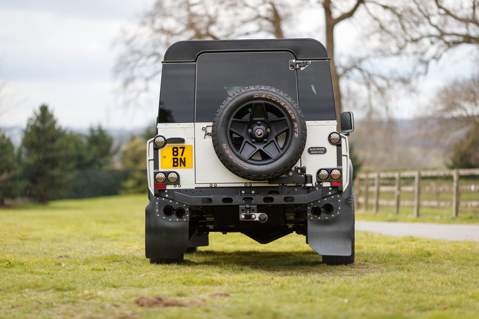 2011 LAND ROVER DEFENDER 110 - 6.2 V8 'OFFENDER'