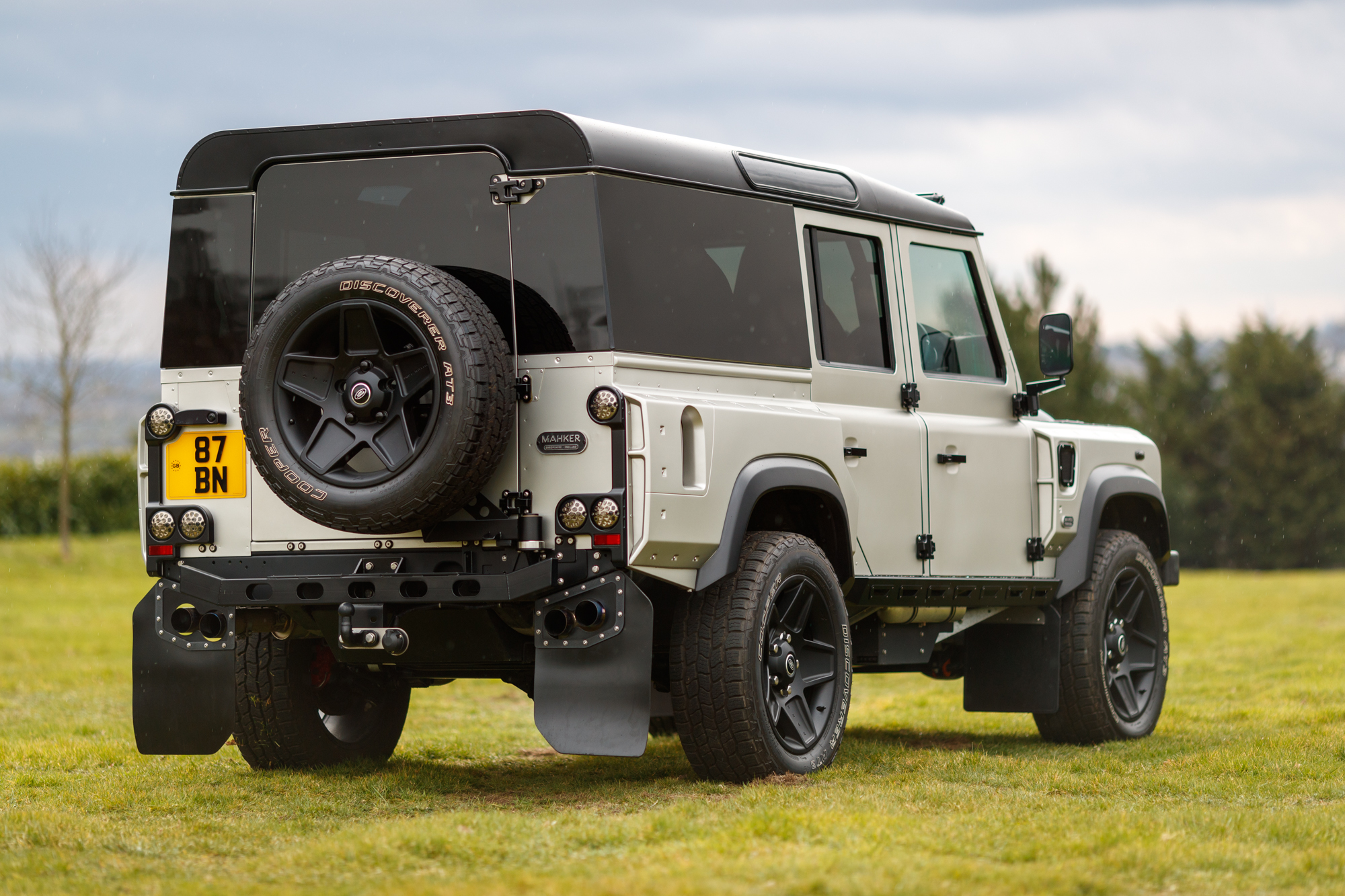 2011 LAND ROVER DEFENDER 110 - 6.2 V8 'OFFENDER'