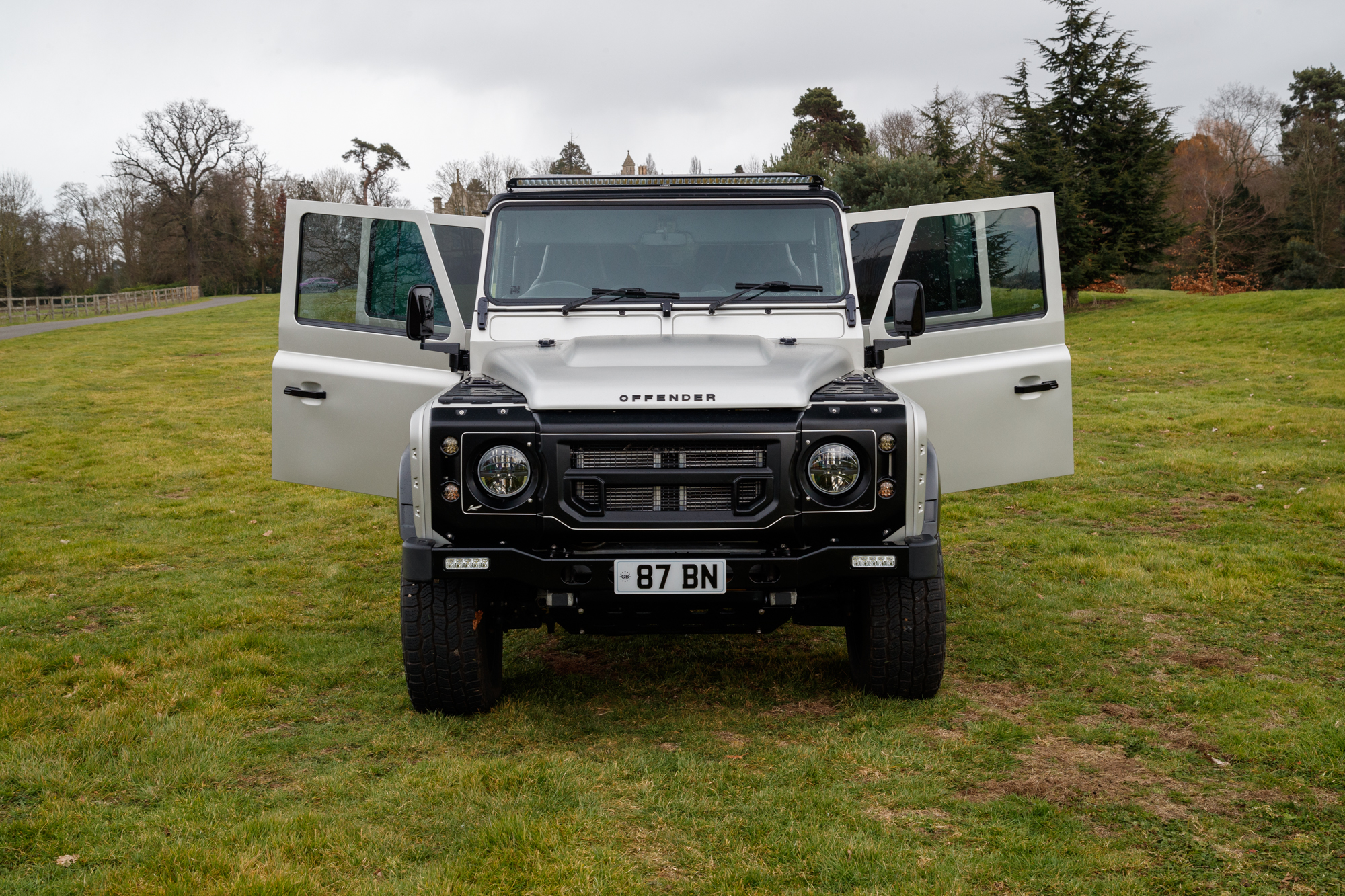 2011 LAND ROVER DEFENDER 110 - 6.2 V8 'OFFENDER'