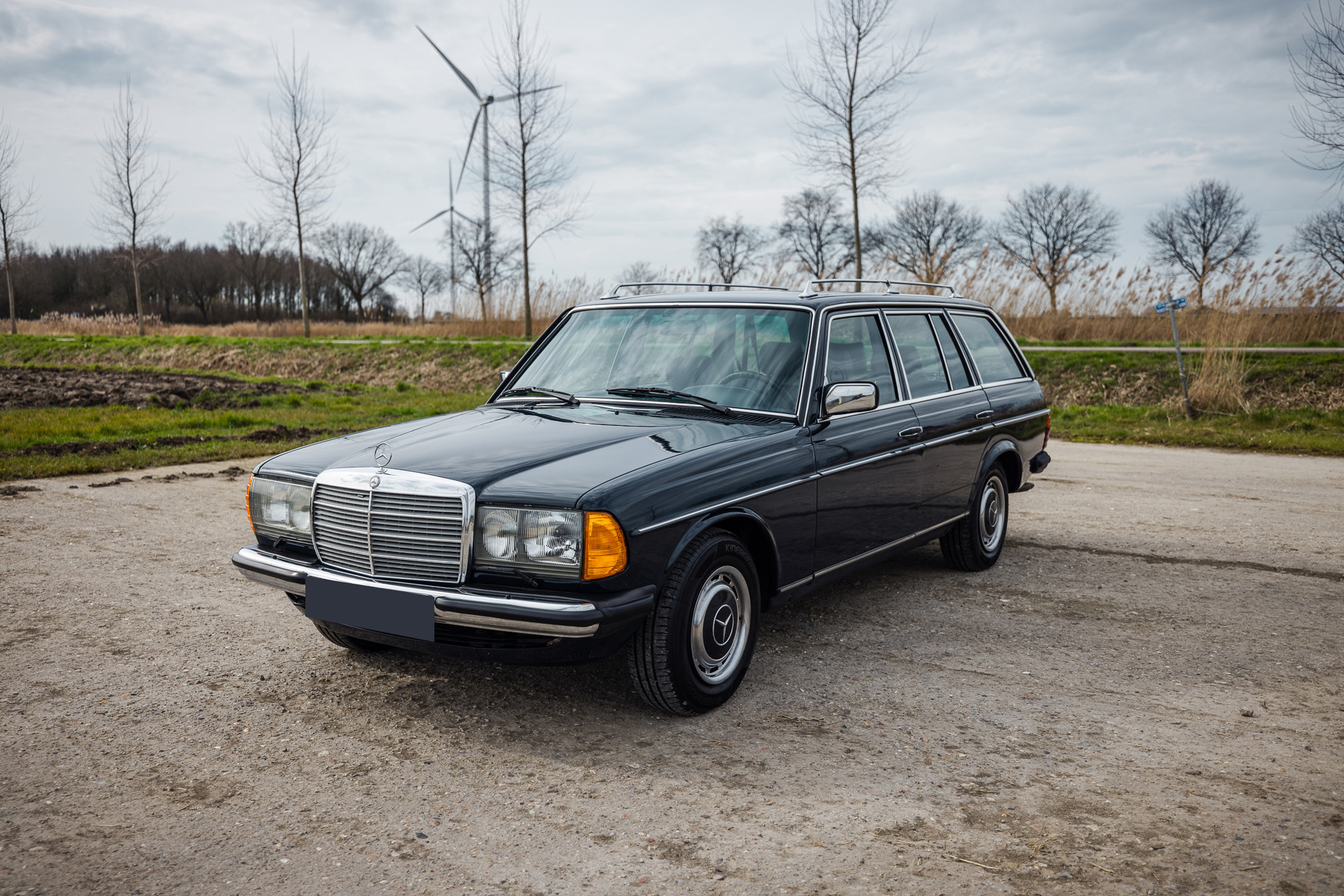 1983 MERCEDES-BENZ (W123) 230 TE for sale by auction in Schwabach ...
