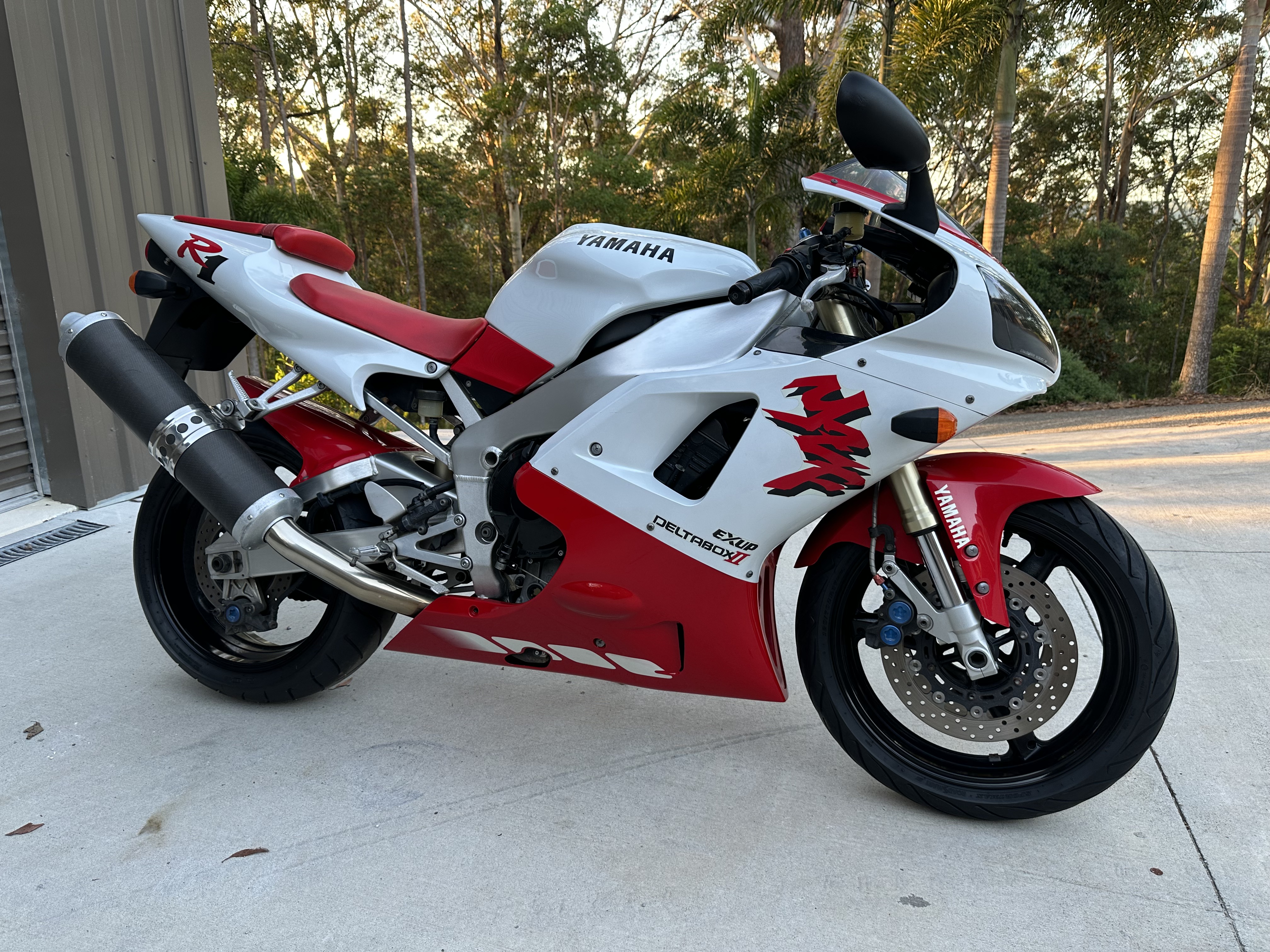 1998 YAMAHA YZF-R1