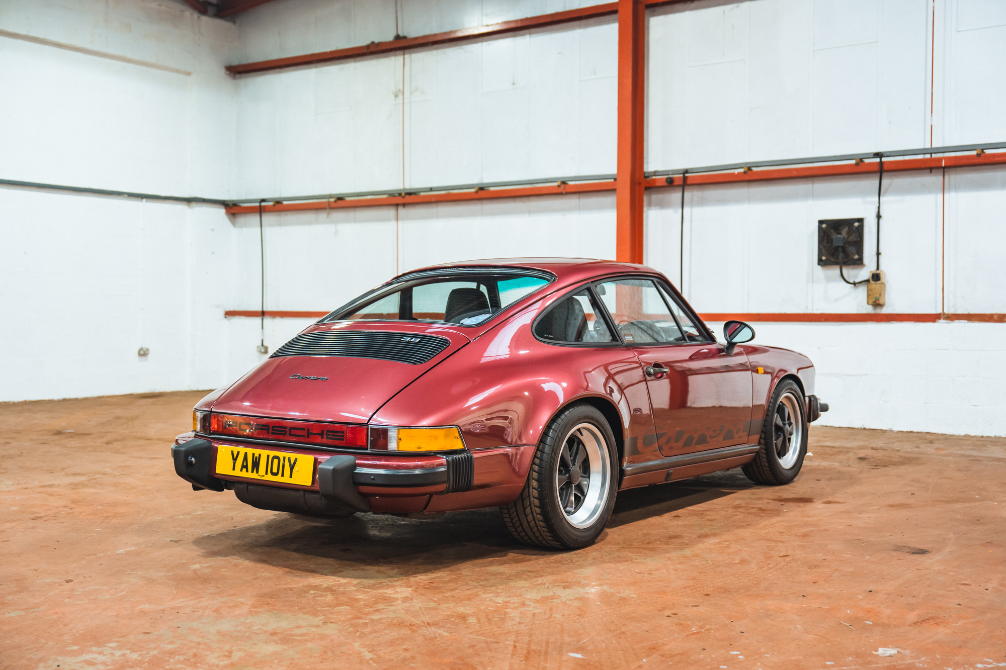 1982 PORSCHE 911 SC - 993 ENGINE