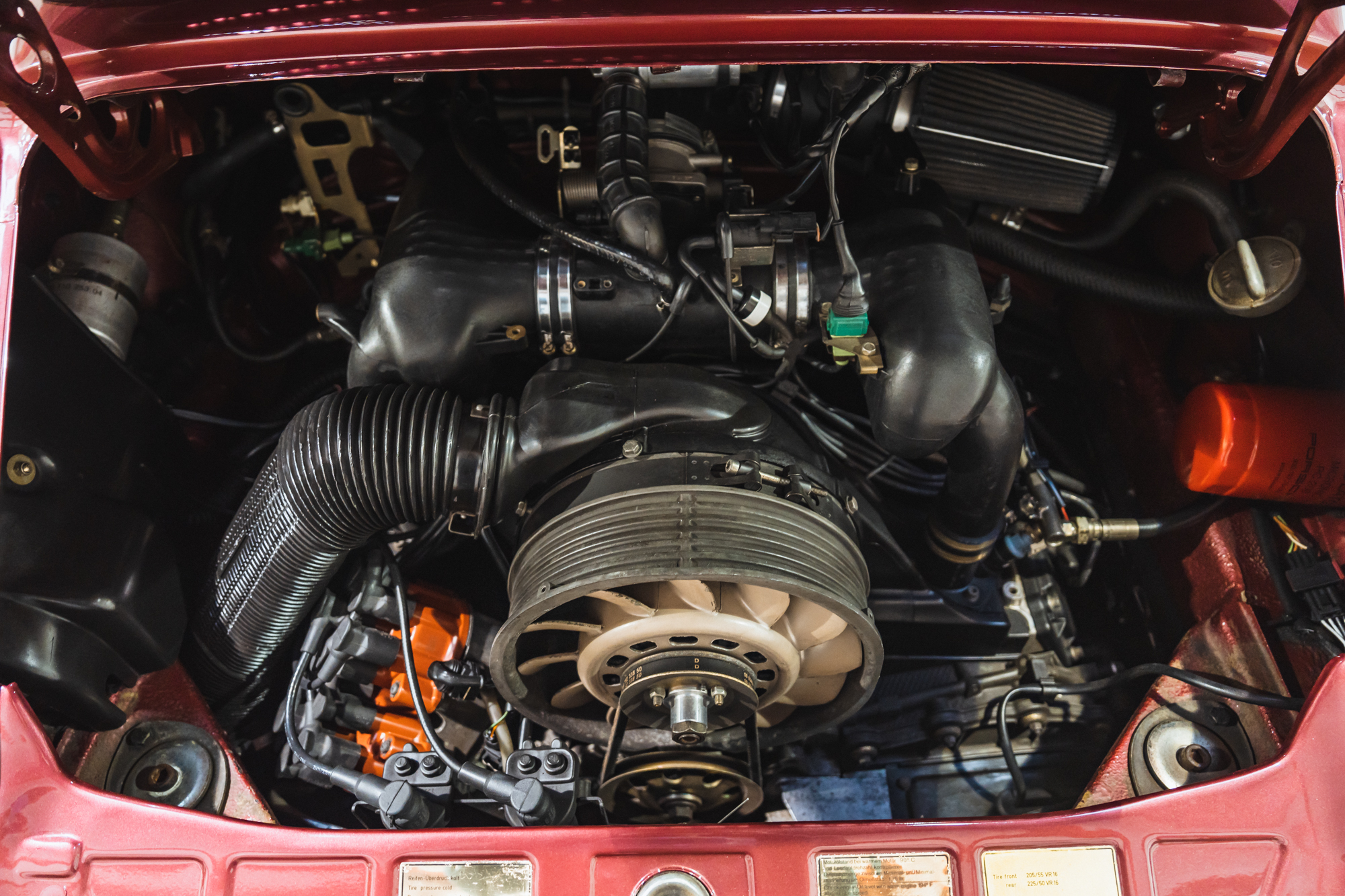1982 PORSCHE 911 SC - 993 ENGINE