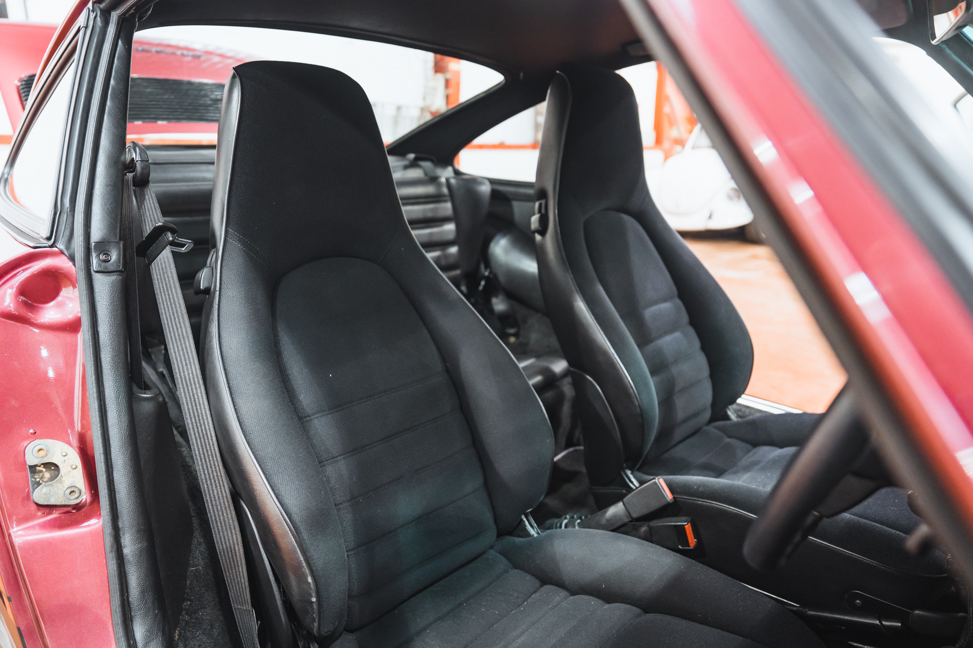 1982 PORSCHE 911 SC - 993 ENGINE