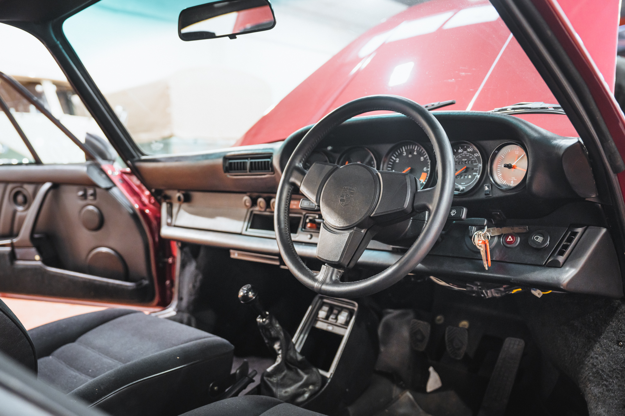 1982 PORSCHE 911 SC - 993 ENGINE