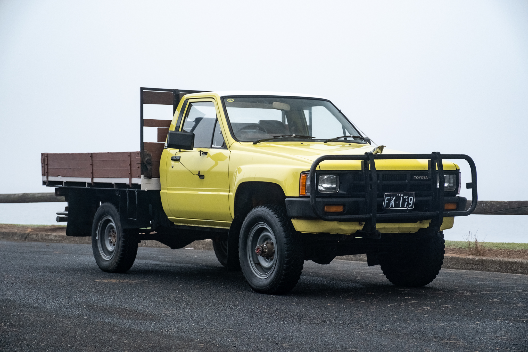 1984 TOYOTA HILUX