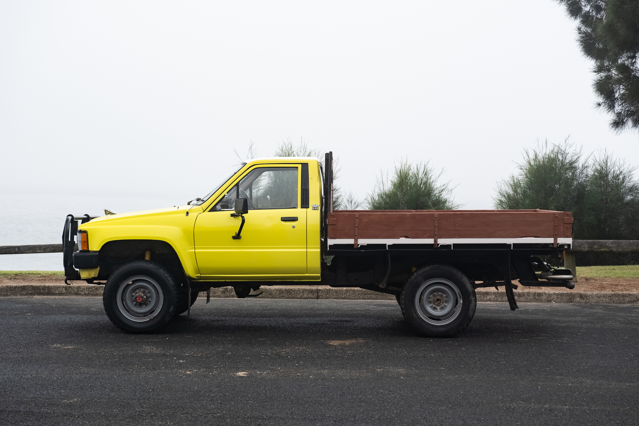 1984 TOYOTA HILUX