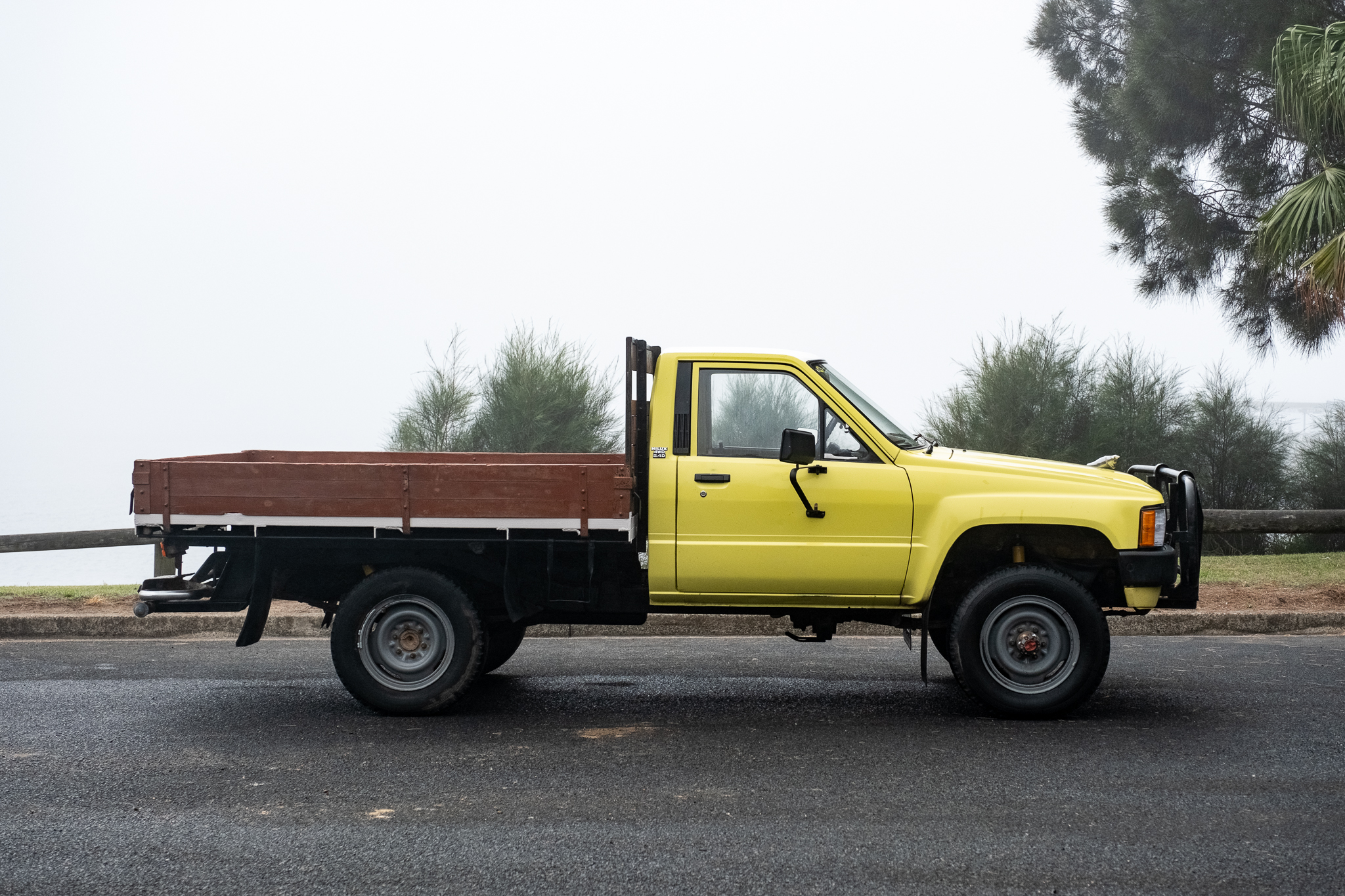 1984 TOYOTA HILUX