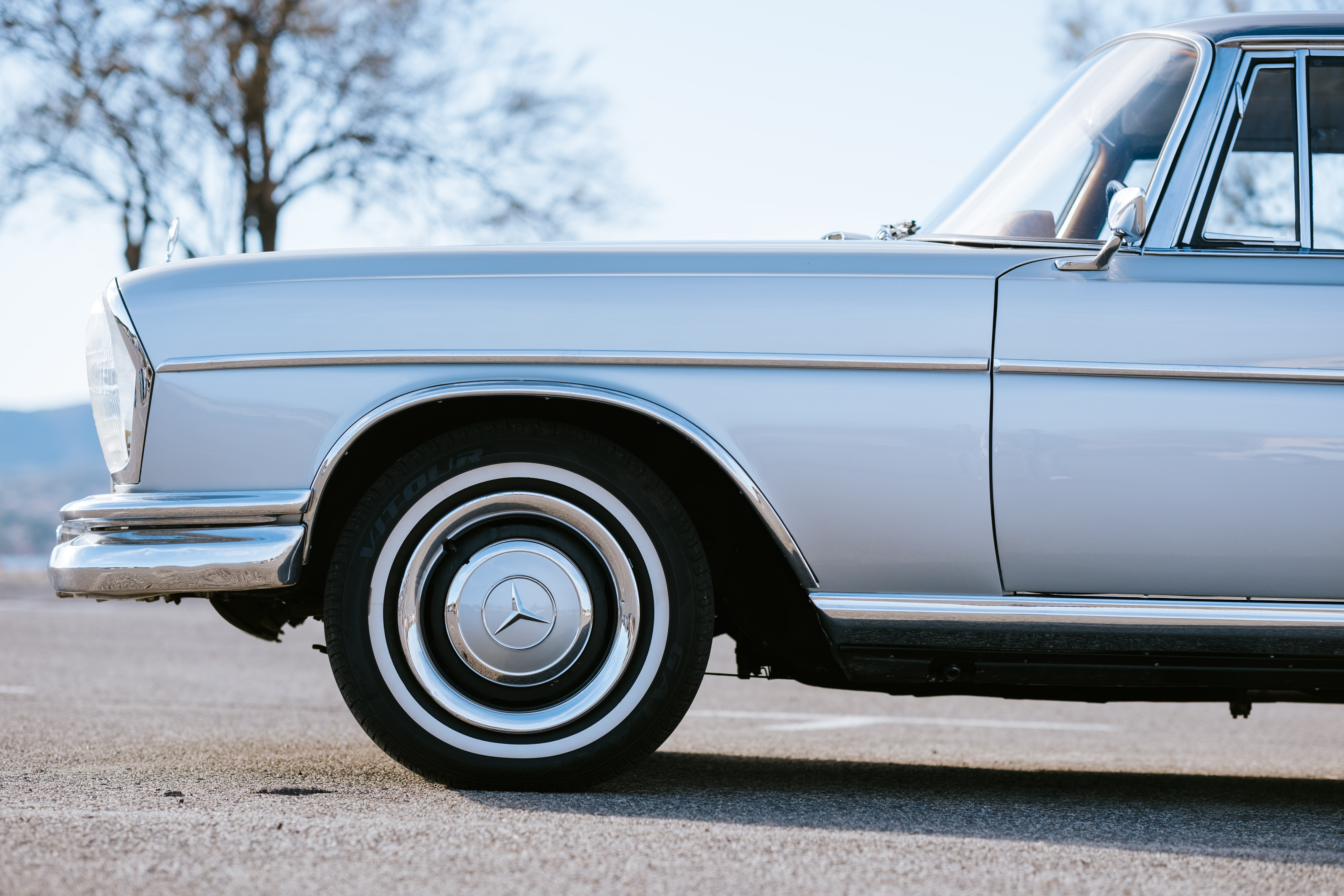 1965 MERCEDES-BENZ (W112) 300 SE COUPE