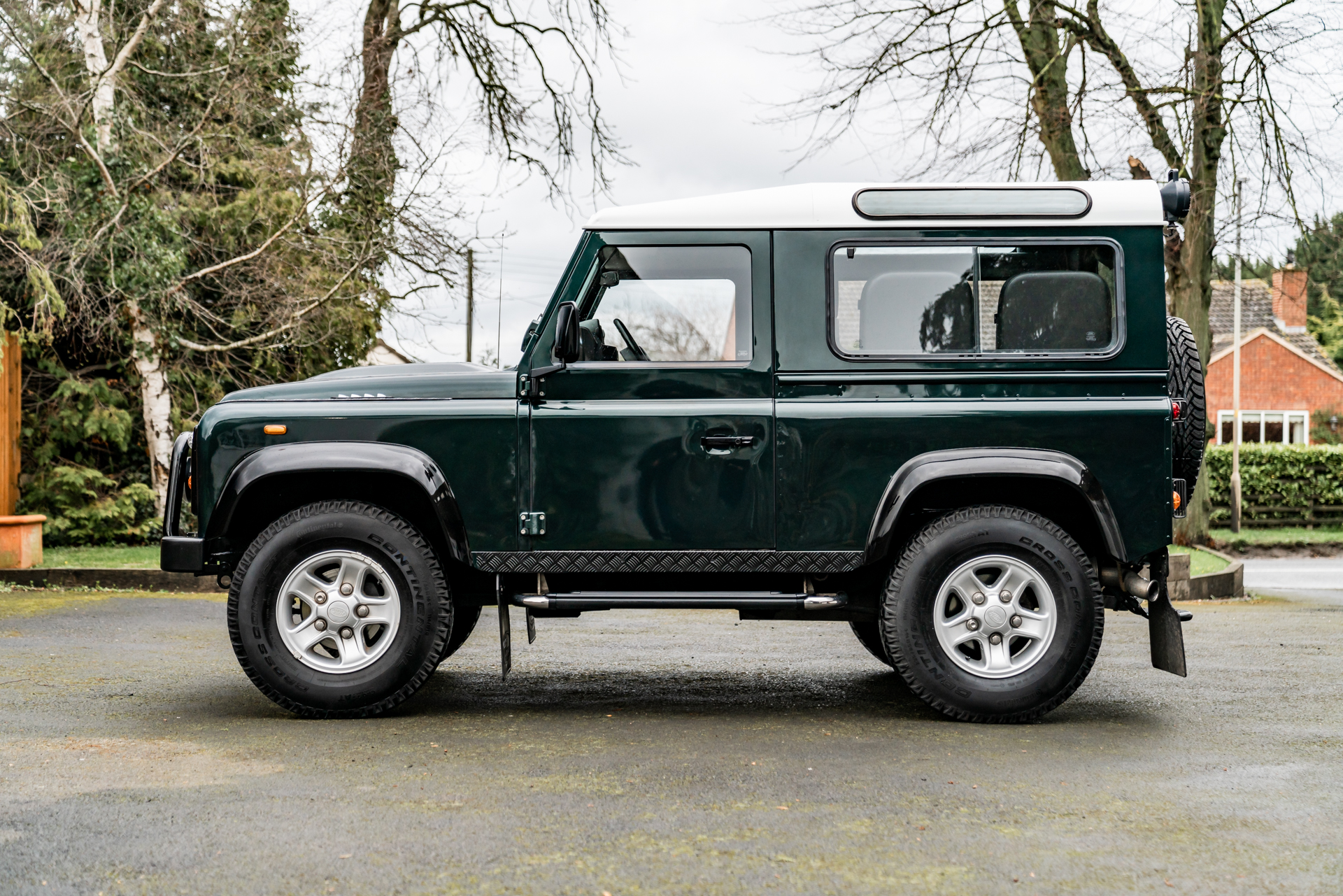 2011 LAND ROVER DEFENDER 90 HARD TOP